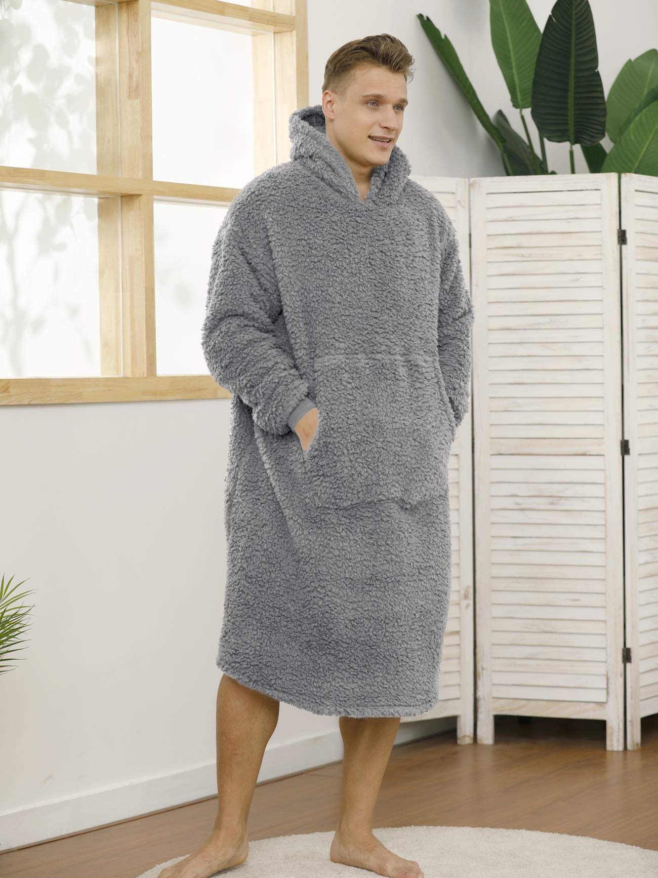 ililmmoe Sherpa Wearable Blanket Oversized Hoodie Sweatshirt TV Blanket with Long Sleeves and Pocket-Gray