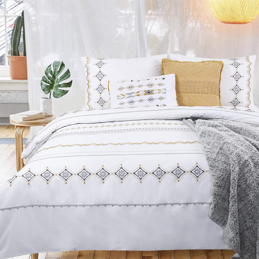 YINFUNG Boho Duvet Cover Set White Queen Moroccan Stripe Aztec Geometric Yellow Grey Ethic Tribal Bohemian Vibrant Textured 90x90 Cotton Bedding Set Embroidered Zip Embroidered 3 Pieces