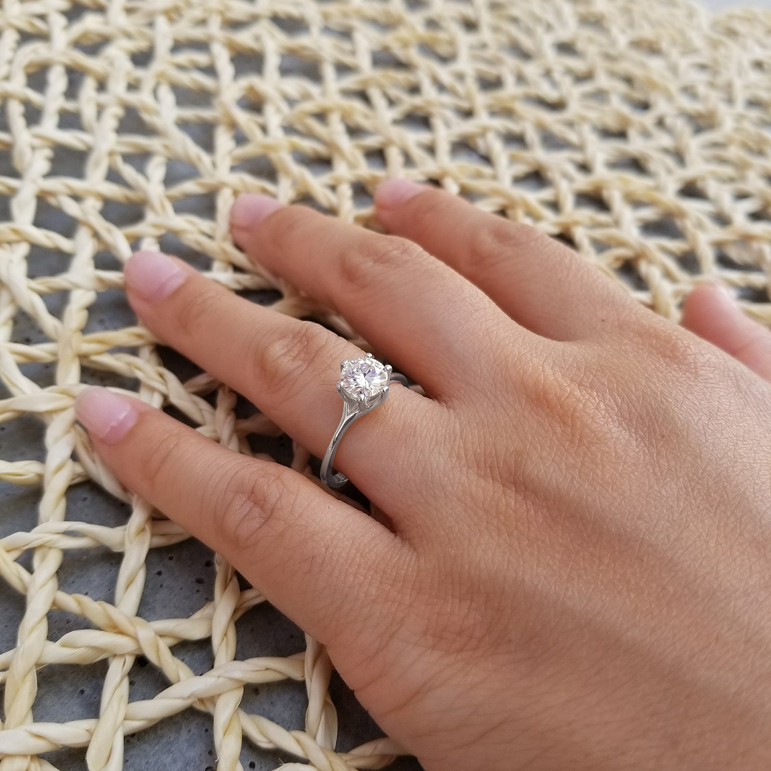 GNGJewel Forever One Moissanite (GHI) Engagement Ring in Solid 14k Gold