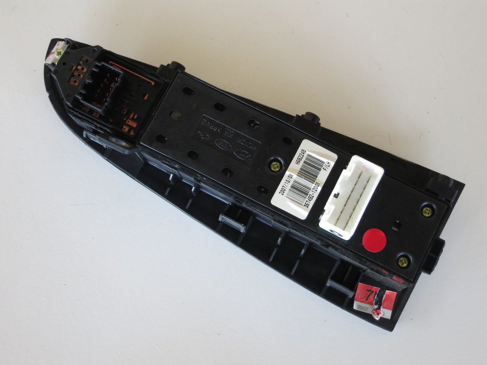 Genuine Hyundai 93570-2H110-7U Power Window Main Switch Assembly