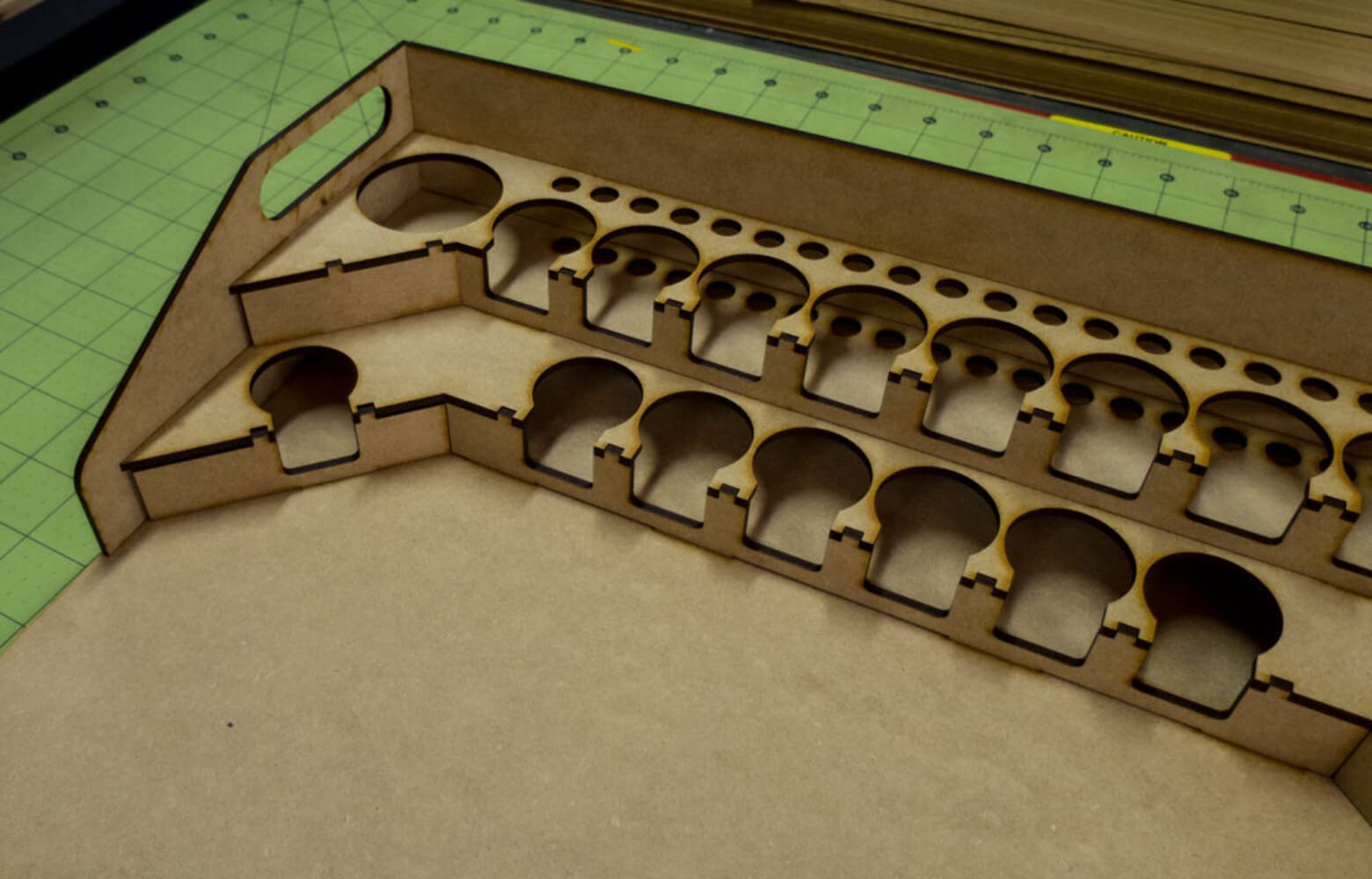 GameCraft Miniatures Painting Station - 34mm for GW, Citadel, Model Master, etc