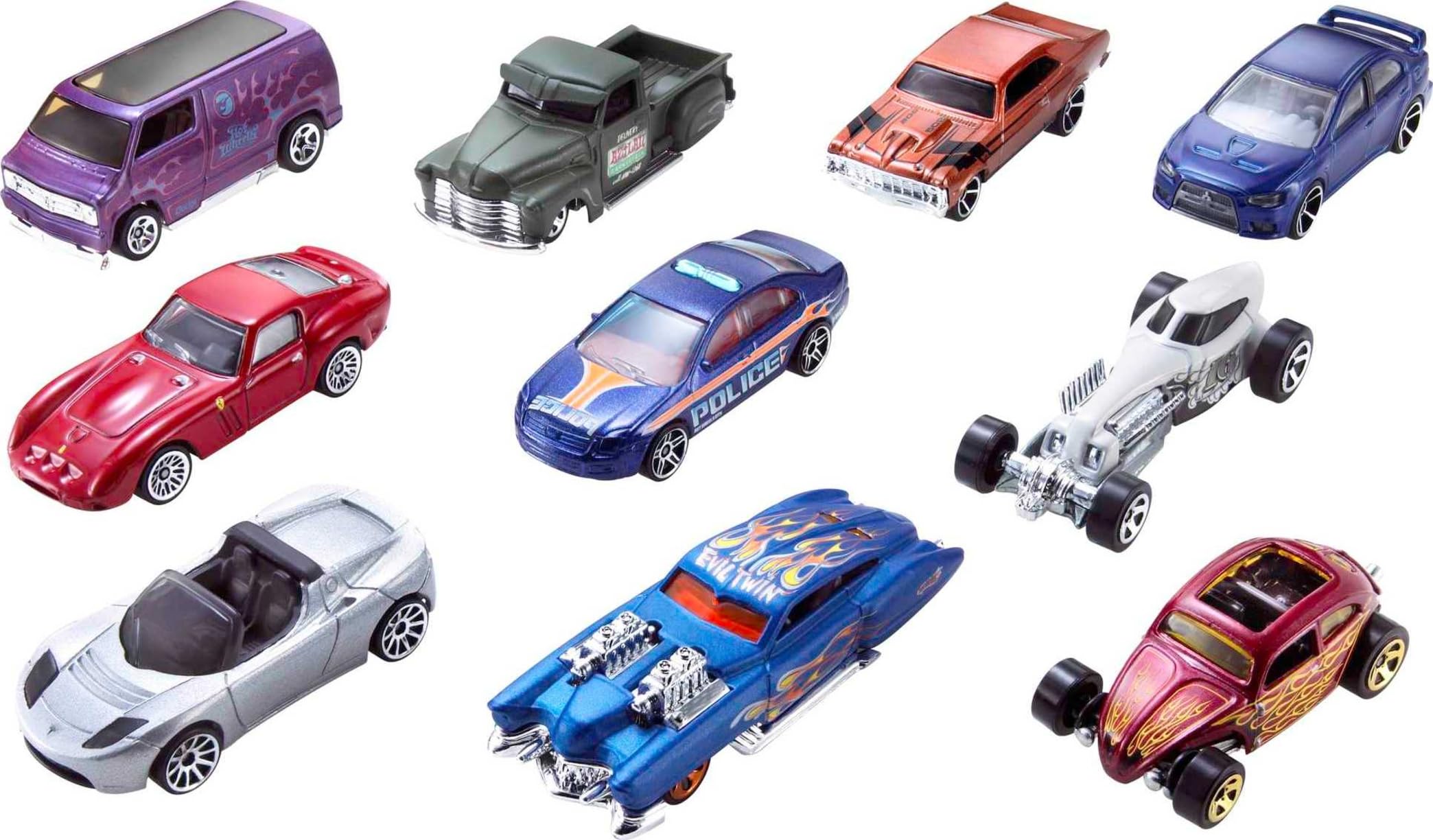 Hot Wheels Toy Car Track Set Triple Loop Kit, 3 Loops & Connects to Other Sets, Includes 1:64 Scale Car