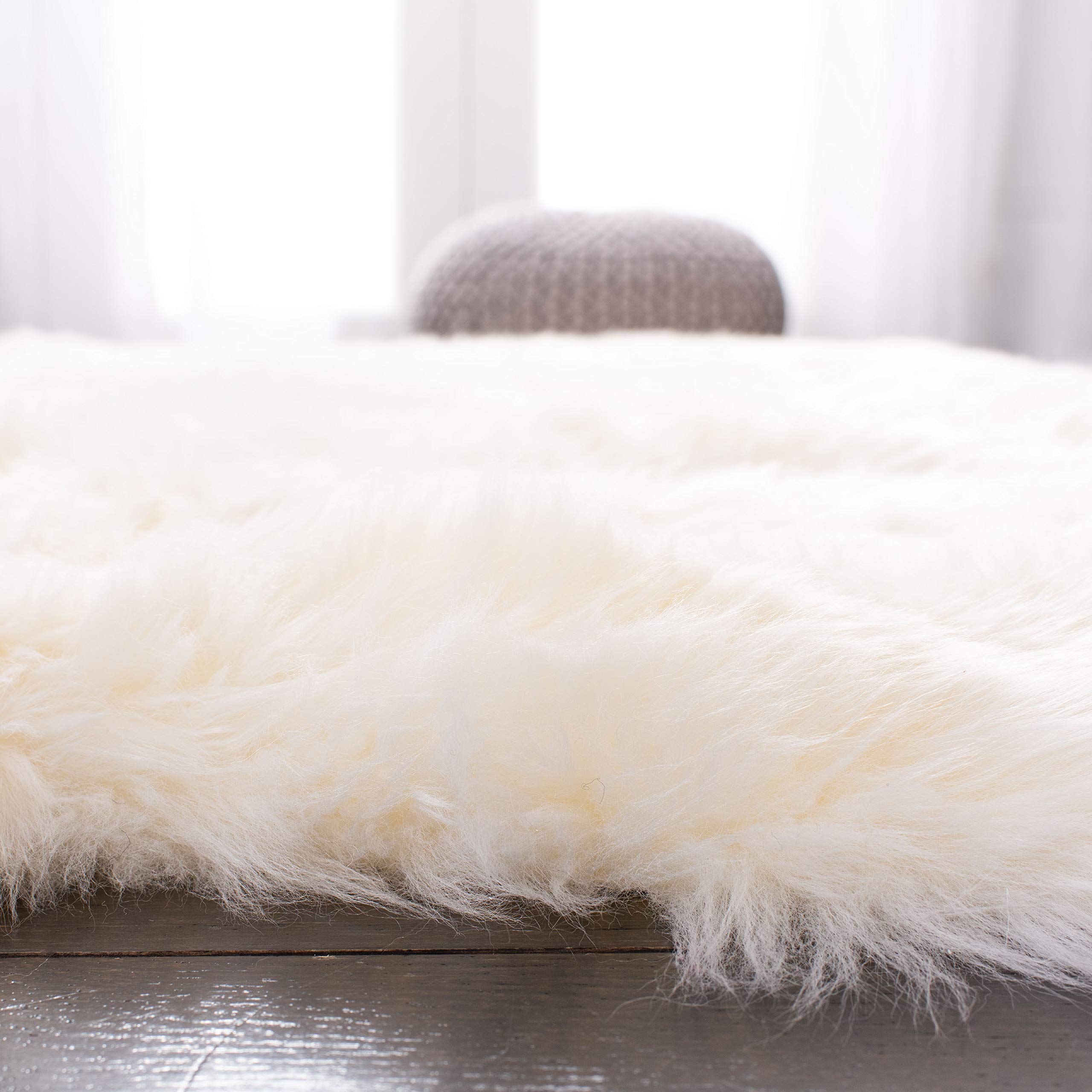 SAFAVIEH Sheep Skin Collection 3' x 5' White SHS121A Handmade Rustic Glam Genuine Pelt 3.4-inch Extra Thick Area Rug