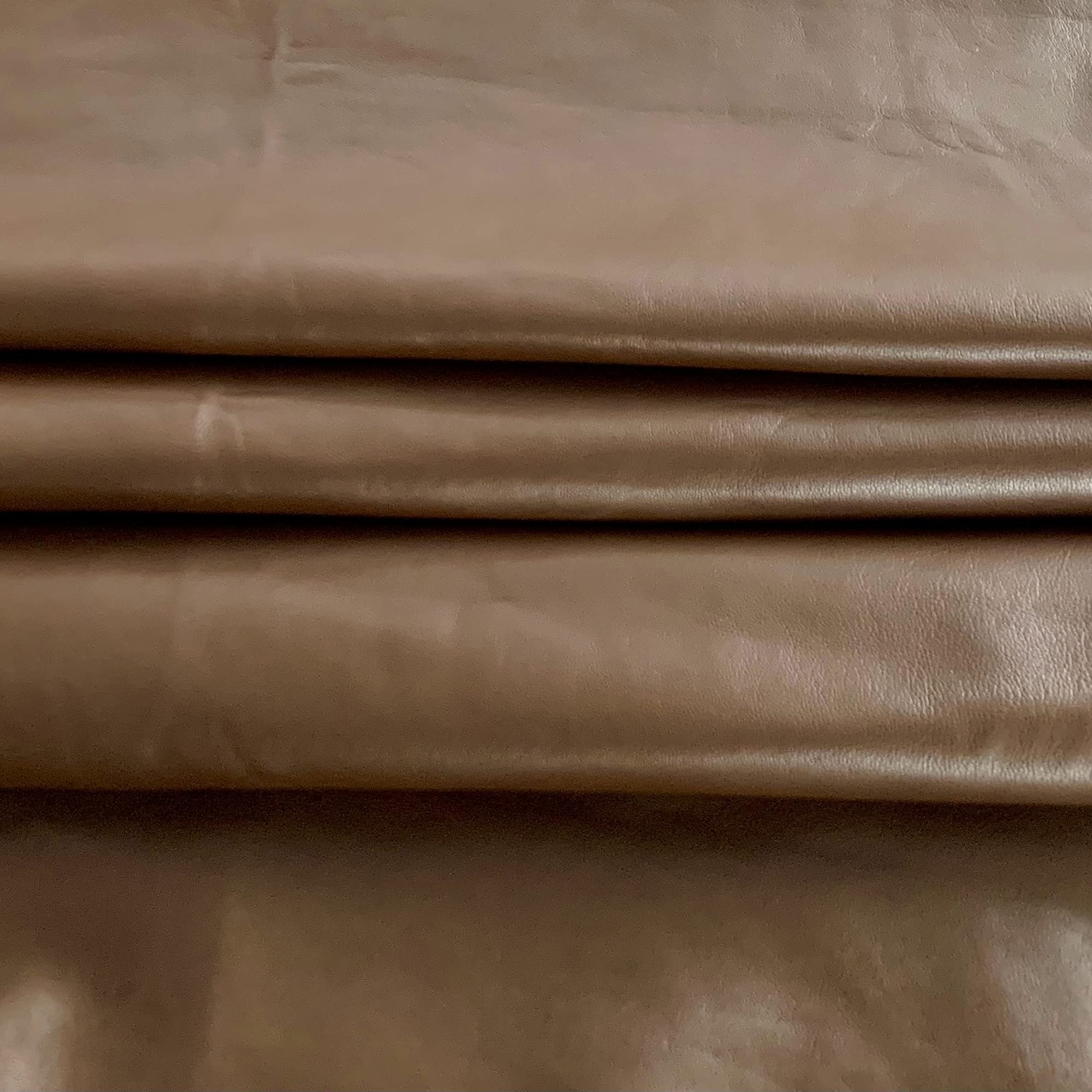 Genuine Leather Hide - Spanish Full Skin - Reddish Brown Color - 6 sq ft - AVG 28¨x 26¨at Longest and widest - Smooth Finish - Lambskin - Craft Supply - Upholstery Material - Sewing Fabric