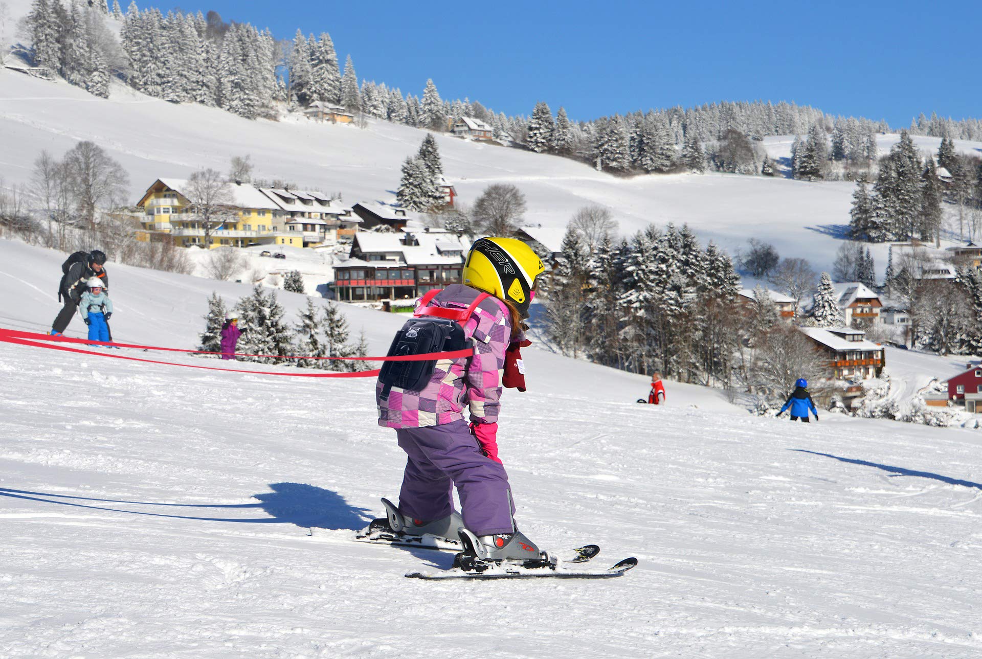 GSM Brands Ski Trainer Harness with Leash for Teaching Kids Skiing Safely