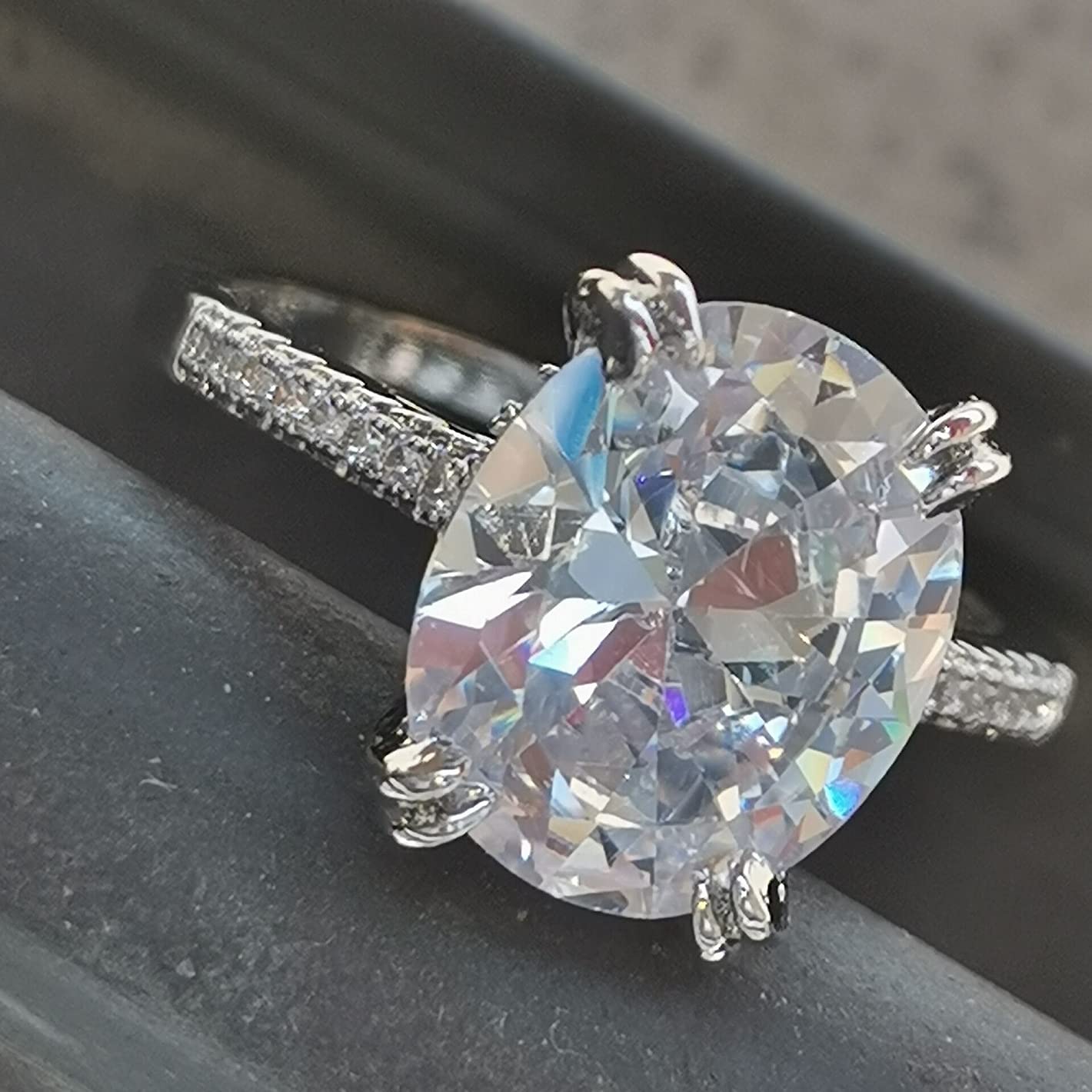 GUIDECUN 5.0ct Classic Shiny Oval Cut Cubic Zirconia Engagement Rings Solitaire Halo Promise Ring for Women Size 6-10 (US size 9)