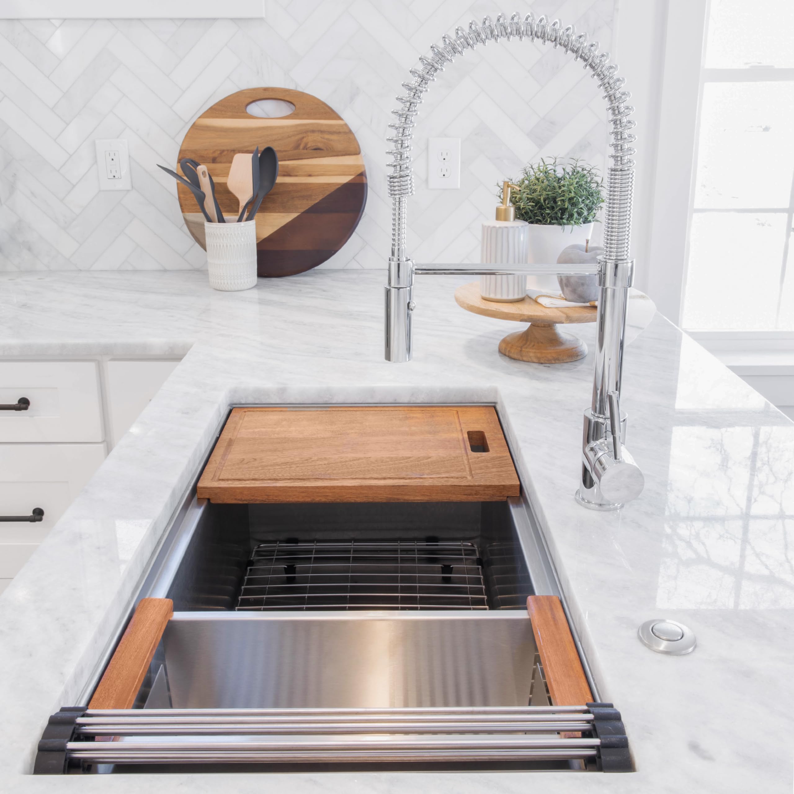 ZLINE Sierra Kitchen Faucet in Chrome (SRA-KF-CH)