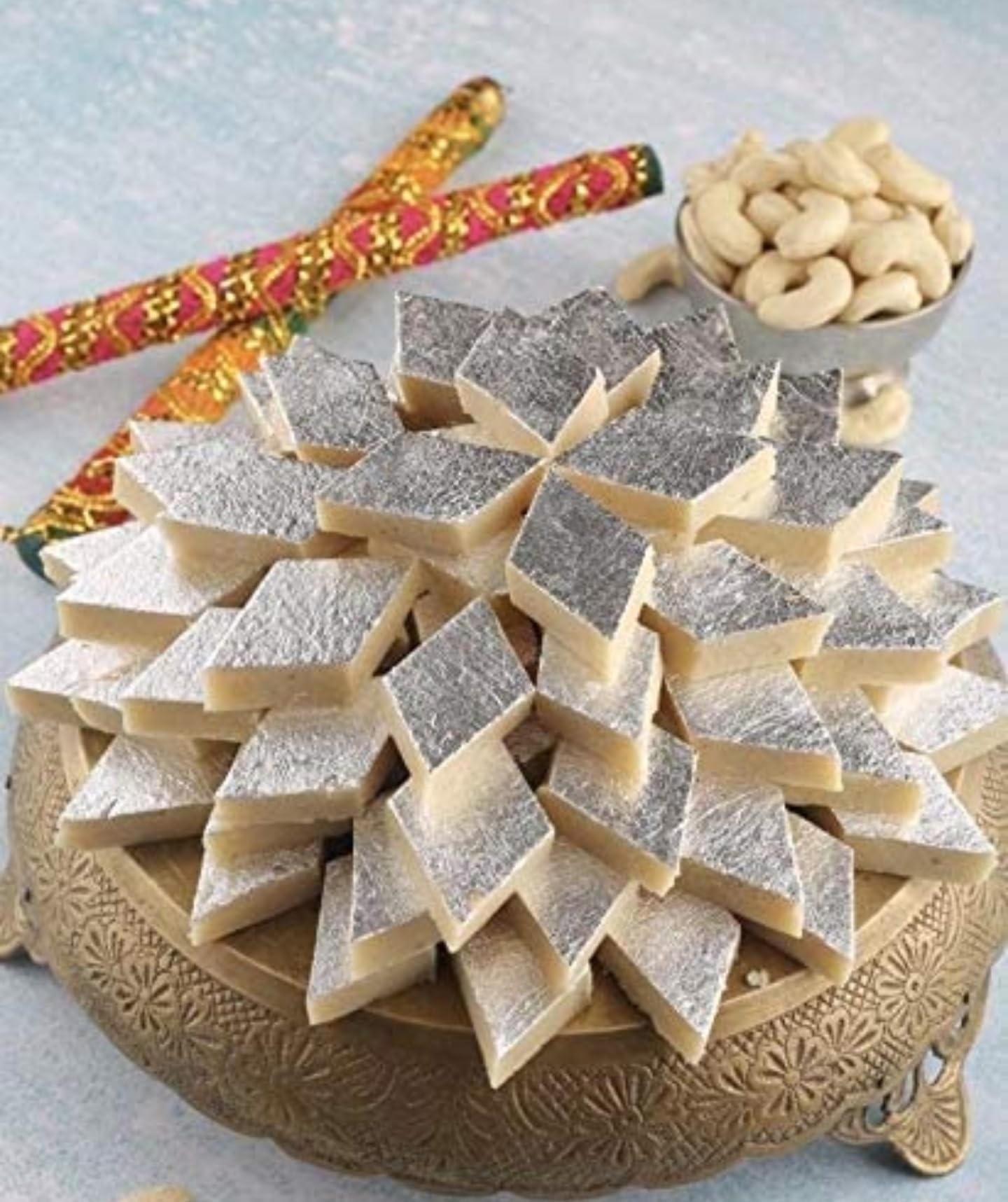 GLC Gold Leaf Silver Leaf, 99.9% Pure Silver Leaf Varakh Foils 500pcs 5'' x 3'' for Sweets Deco,Cake Baking,Chocolate,Supari,Serums,Ayurvedic Medicine,Decoration,Beauty Face Kits,Painting Art Crafts_