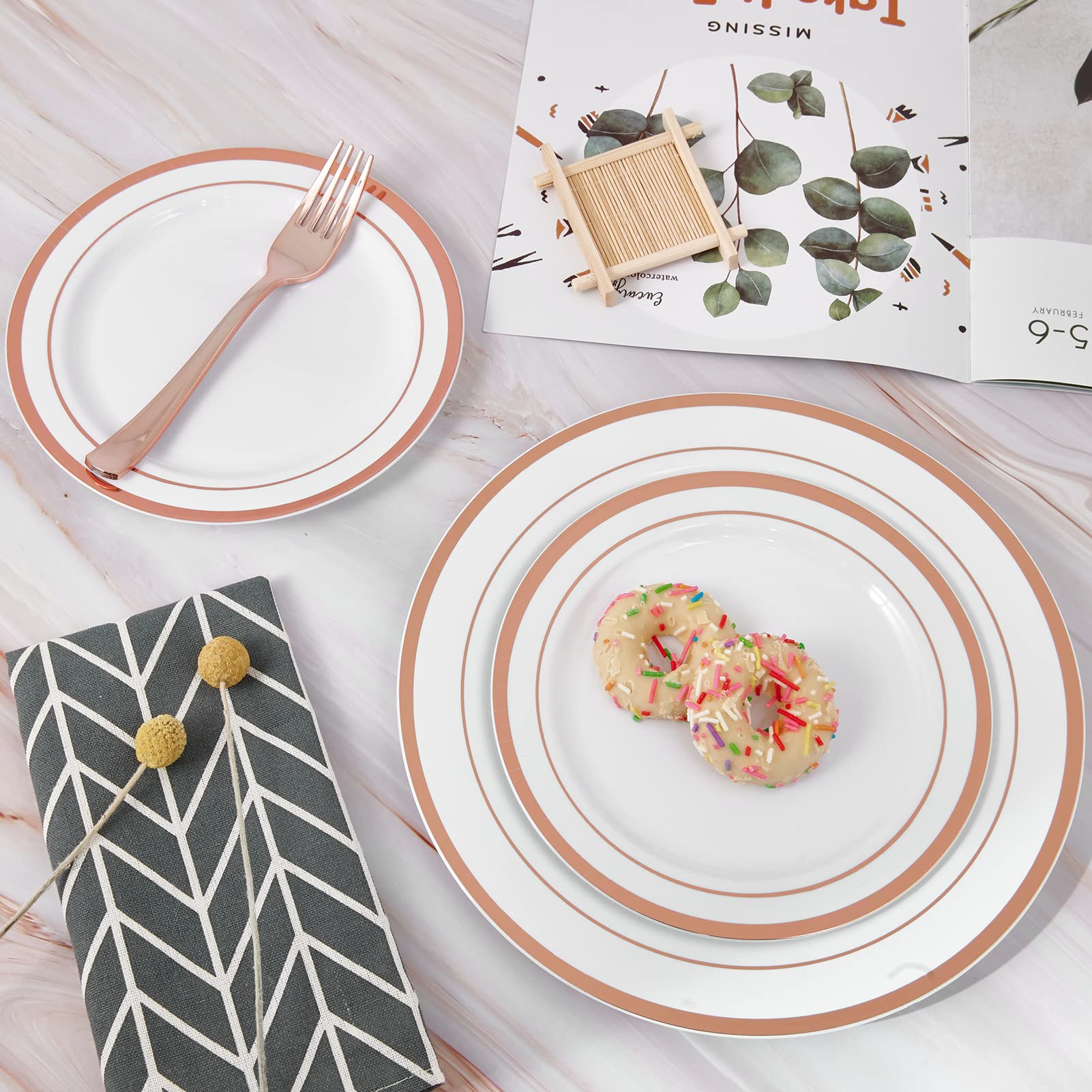 HONOVA 100Pack Plastic Plates-50 Dinner Plates and 50 Salad Plates, Heavy Duty Plastic Plates with Rose Gold Rim for Party, Wedding, Dinner