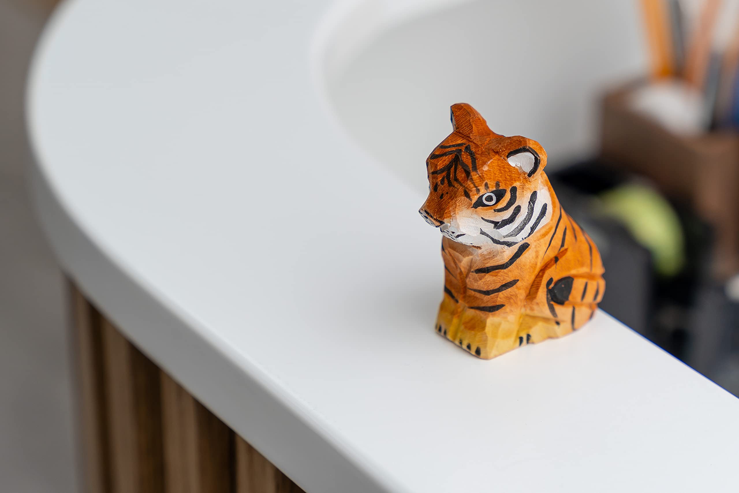 Islandoffer Bass Wooden Carving Mighty Tiger [Animal Series]