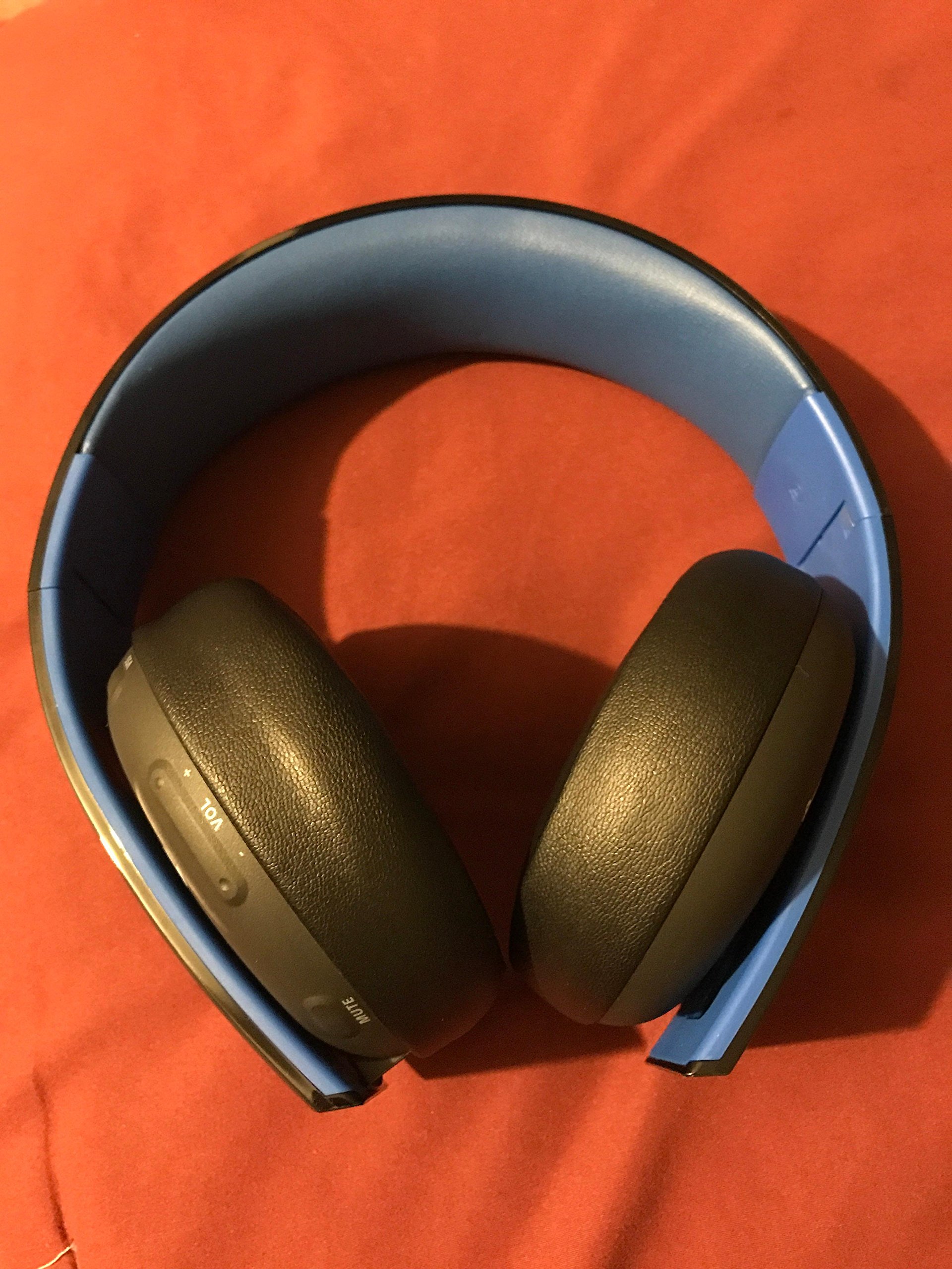 Gold Wireless Stereo Headset - PlayStation 4