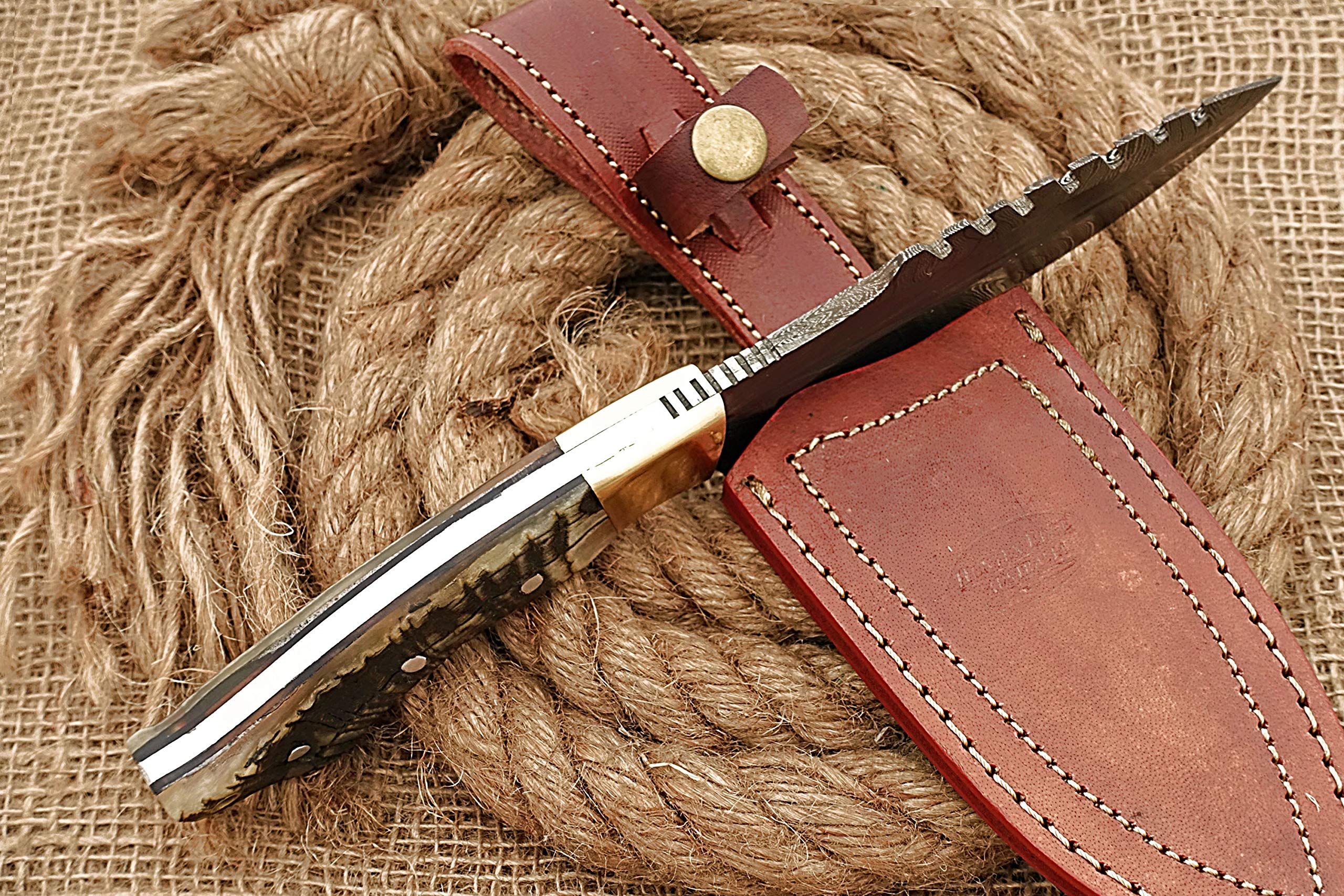 HUNTEX Unique Custom Handmade Hand-Forged New Feather Pattern Damascus Steel 9.5 Inch Long Full Tang Ram Horn Handle Razor Sharp Hunting Camping Knife with Genuine Leather Sheath