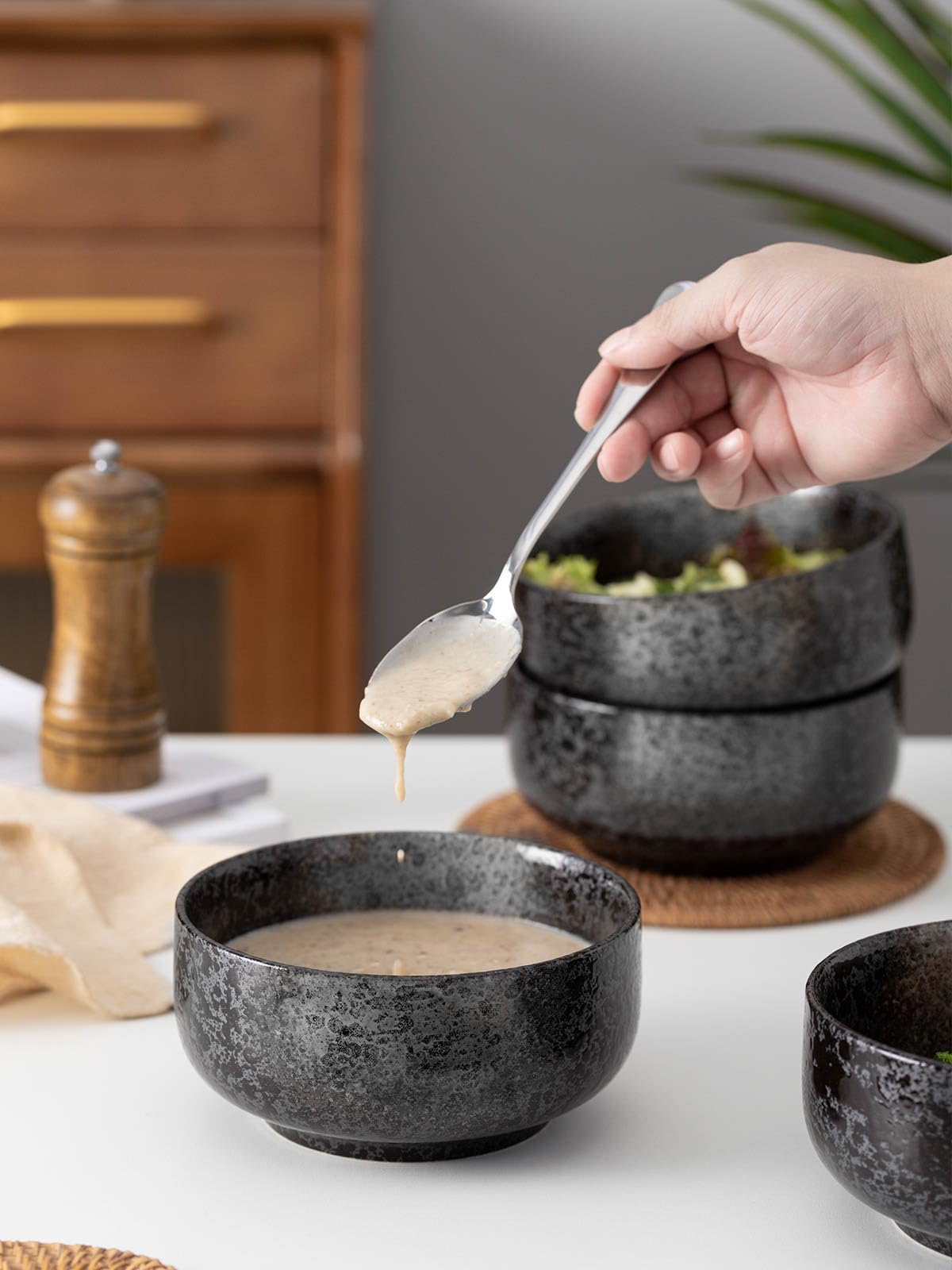 Kanwone Ceramic Bowls - 32 Ounce Bowl Set for Cereal, Salad, Noodle and Soup, Japanese Noodle Bowls - Set of 4, Black, Microwave and Dishwasher Safe
