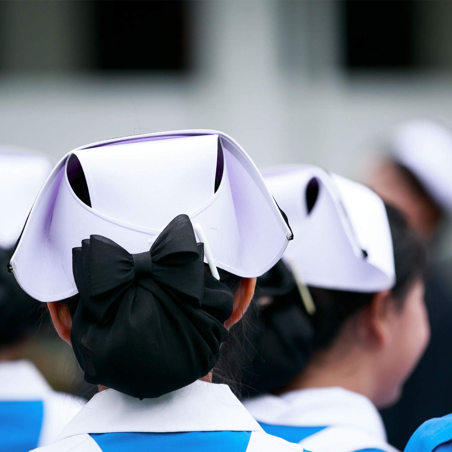 WILLBOND 15 Pcs Nurse Hat Nursing Caps with 10 Pins White Vintage Nurse Hat Costume Accessories for Graduation Nursing Party Halloween Cosplay Supplies