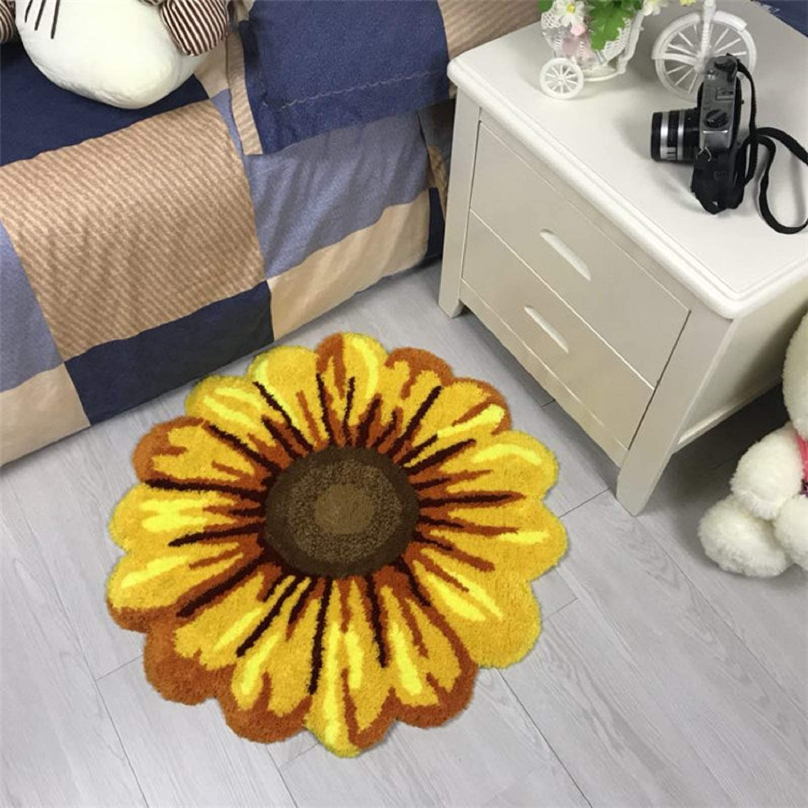 Sunflower Carpet Large Round Sunflower Bedroom Rug Non Slip Rustic Sunflower Bathroom Mat Handmade Area Rug Floor Mat for Home Office(Yellow)