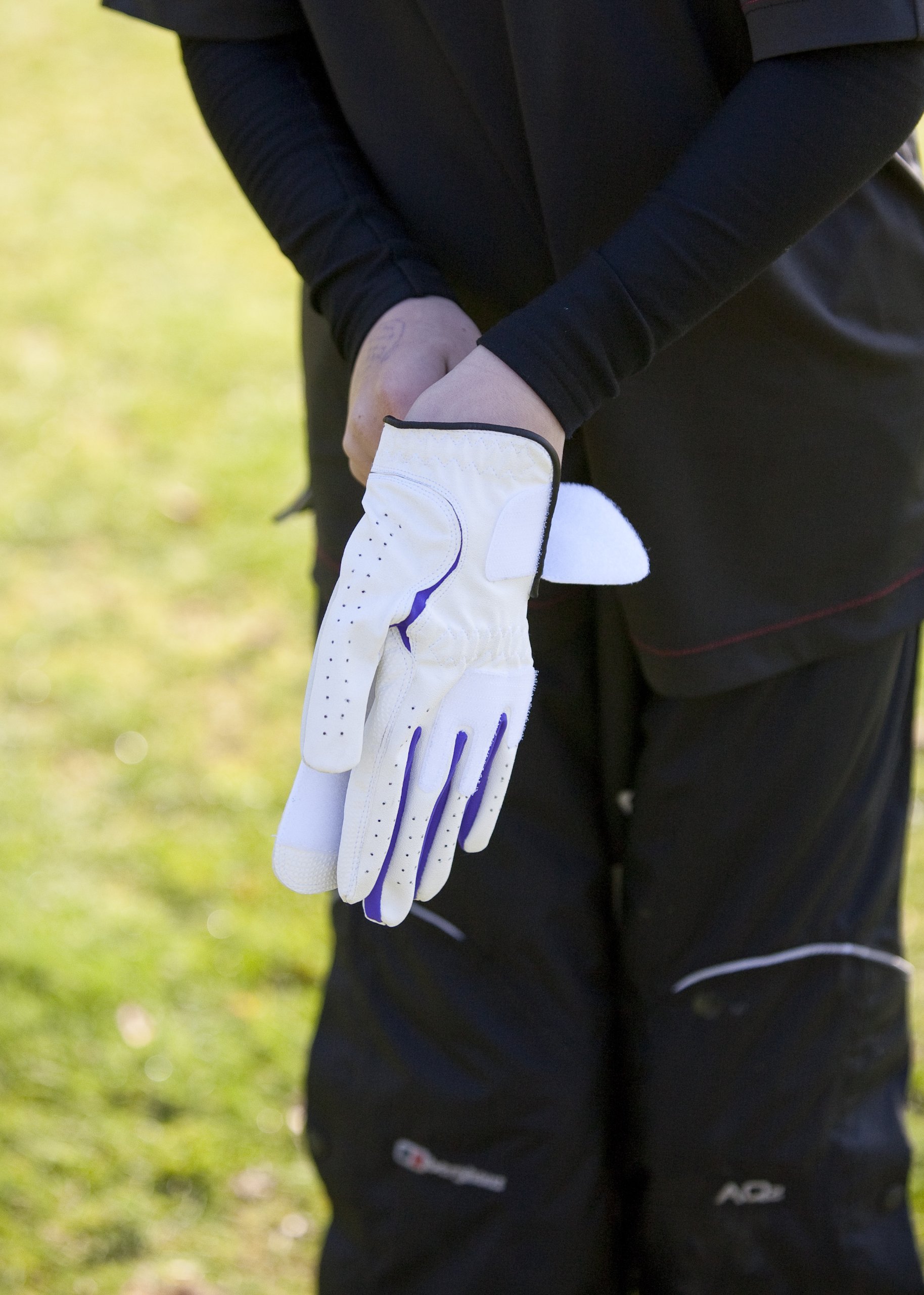 Grip-Par Junior golf glove for grip training recommended by PGA Professionals– R&A Approved – 9/10years –Right hand – Cabretta Leather - White/Blue Trim