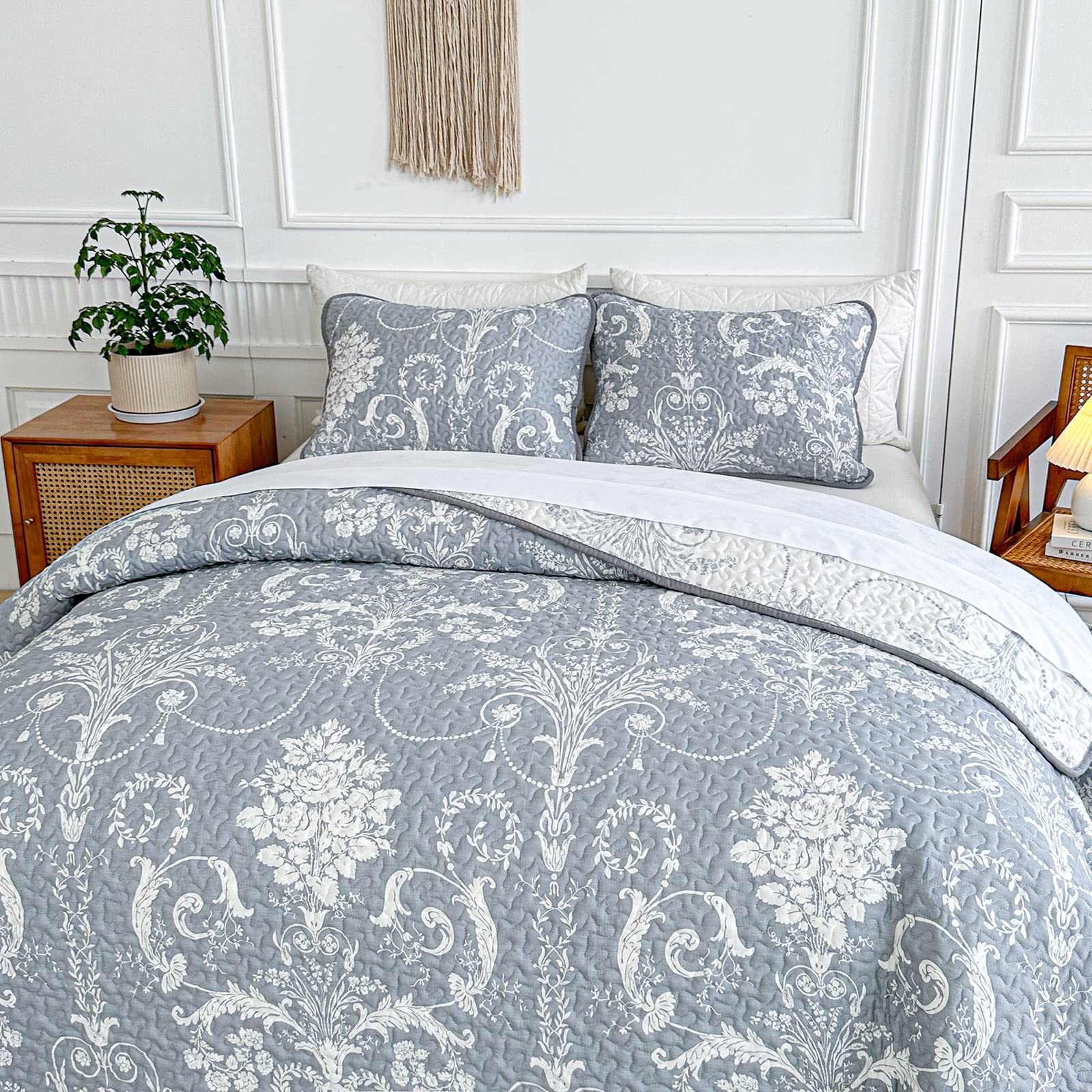 Gray Cotton Quilt Set Queen Size Floral Quilt Set White Flowers Leaves Cotton Reversible 3pc Quilt Bedding Set, Coverlet, Bedspread with 2 Pillow Shams