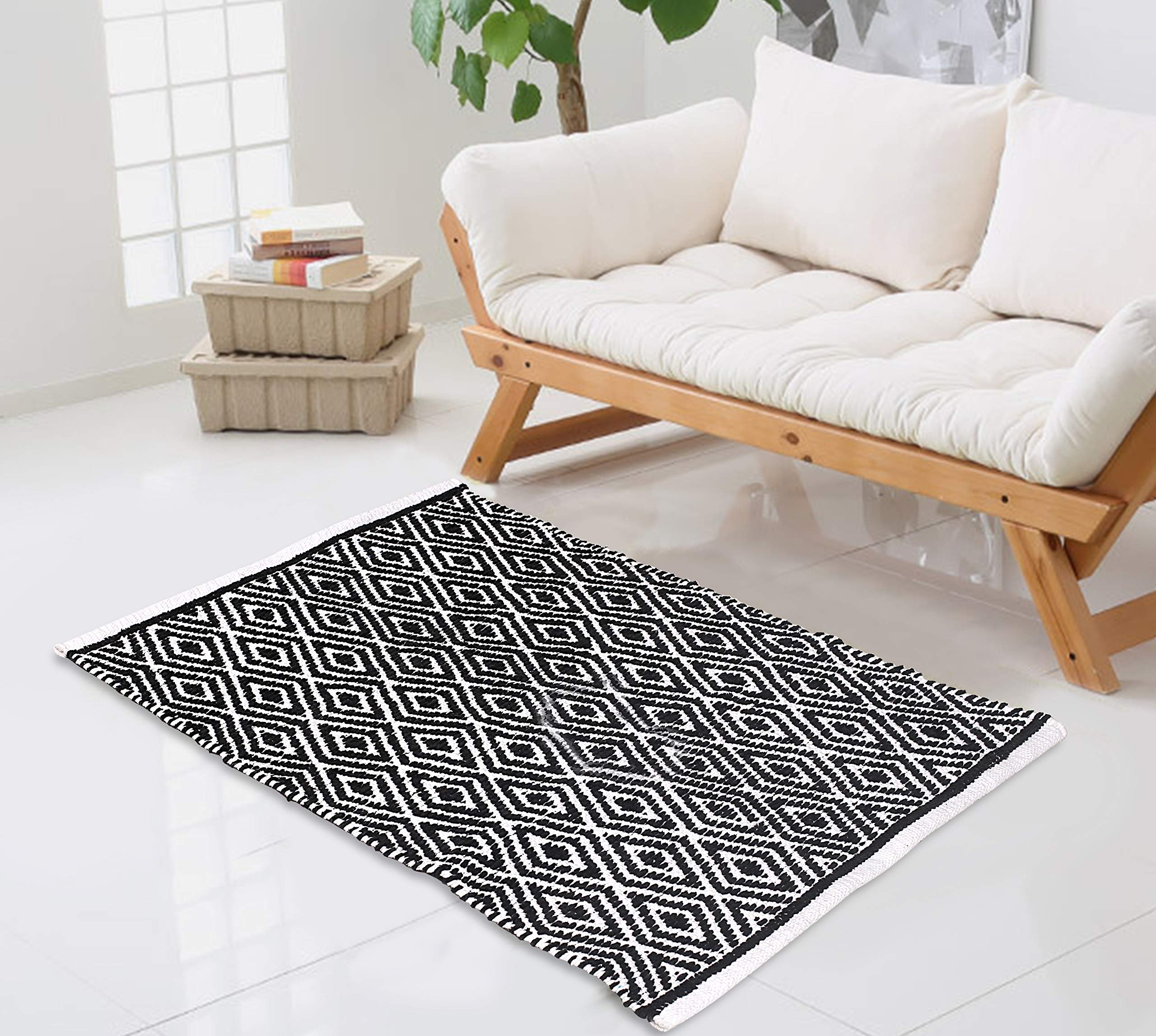 THE BEER VALLEY Cotton Diamond Rug 21x34 Inches - Black, Reversible Machine Washable Accent Rugs for Bedroom, Kitchen, Entryway, Bathroom