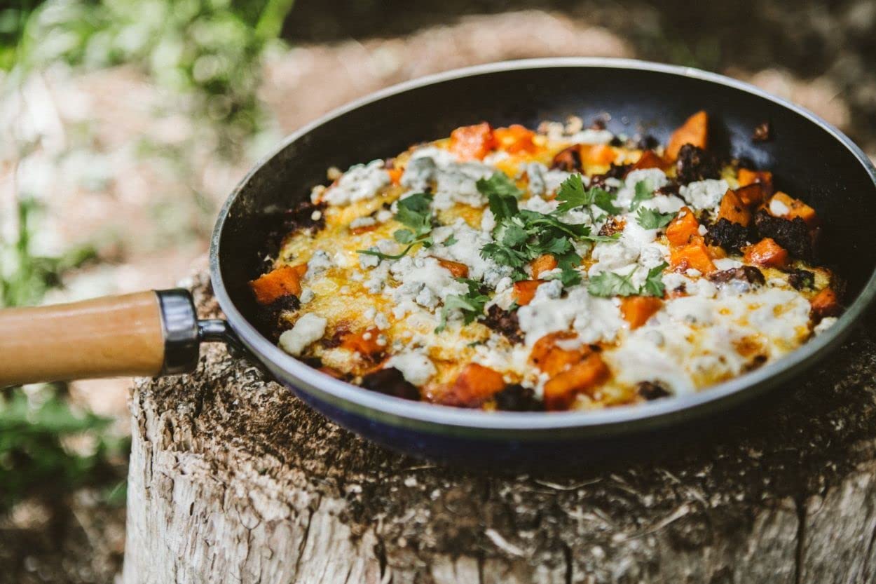 GSI Outdoors Pioneer Fry Pan - Outdoor or Indoor Cookware for Camping, Backpacking, & Cabin Cookouts - Classic Enamelware