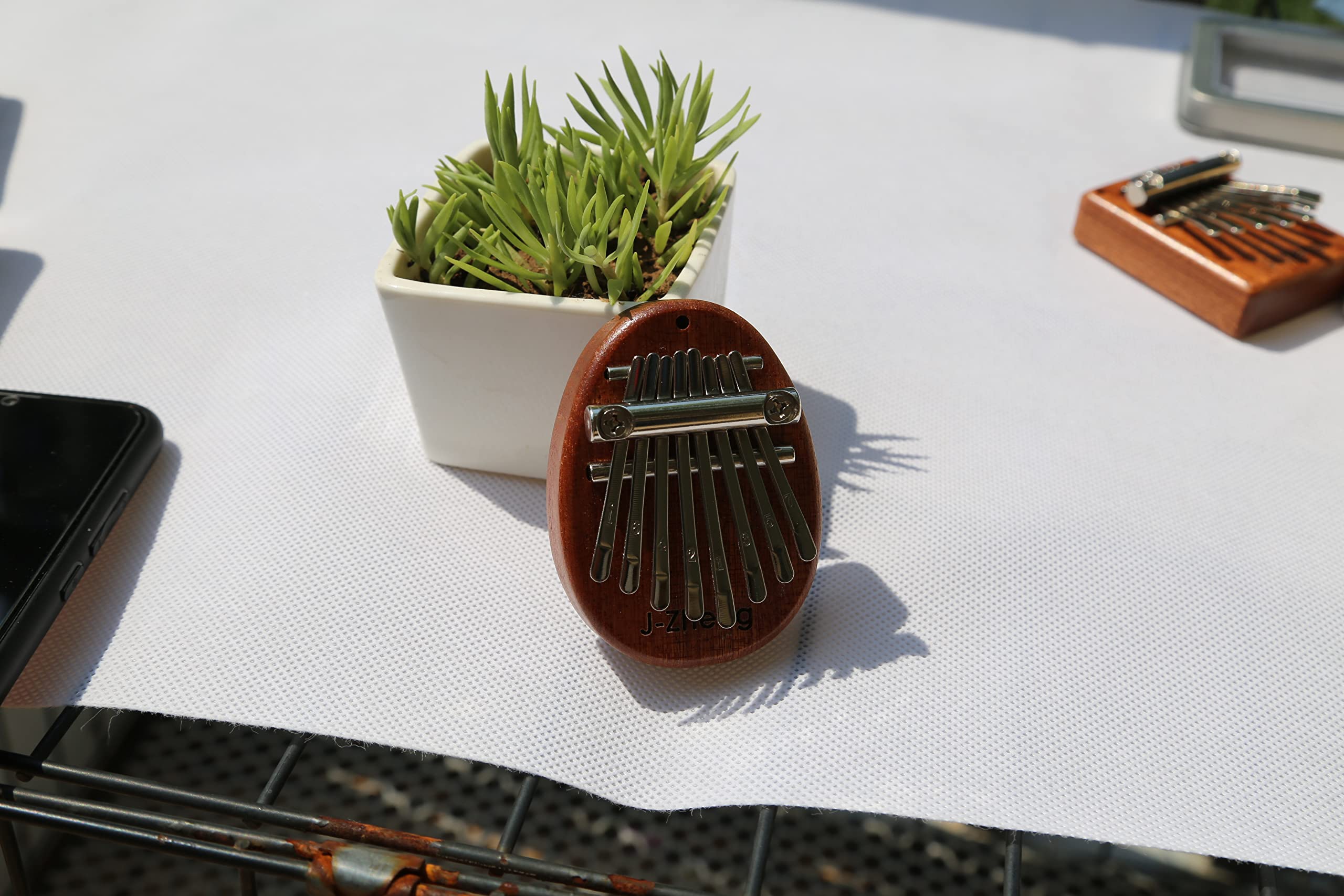 Kalimba 8 Keys, Solid Wood Thumb Piano, Portable Musical Instrument, Gift for Kids Adult Beginners Professional (thumb Piano) (round)