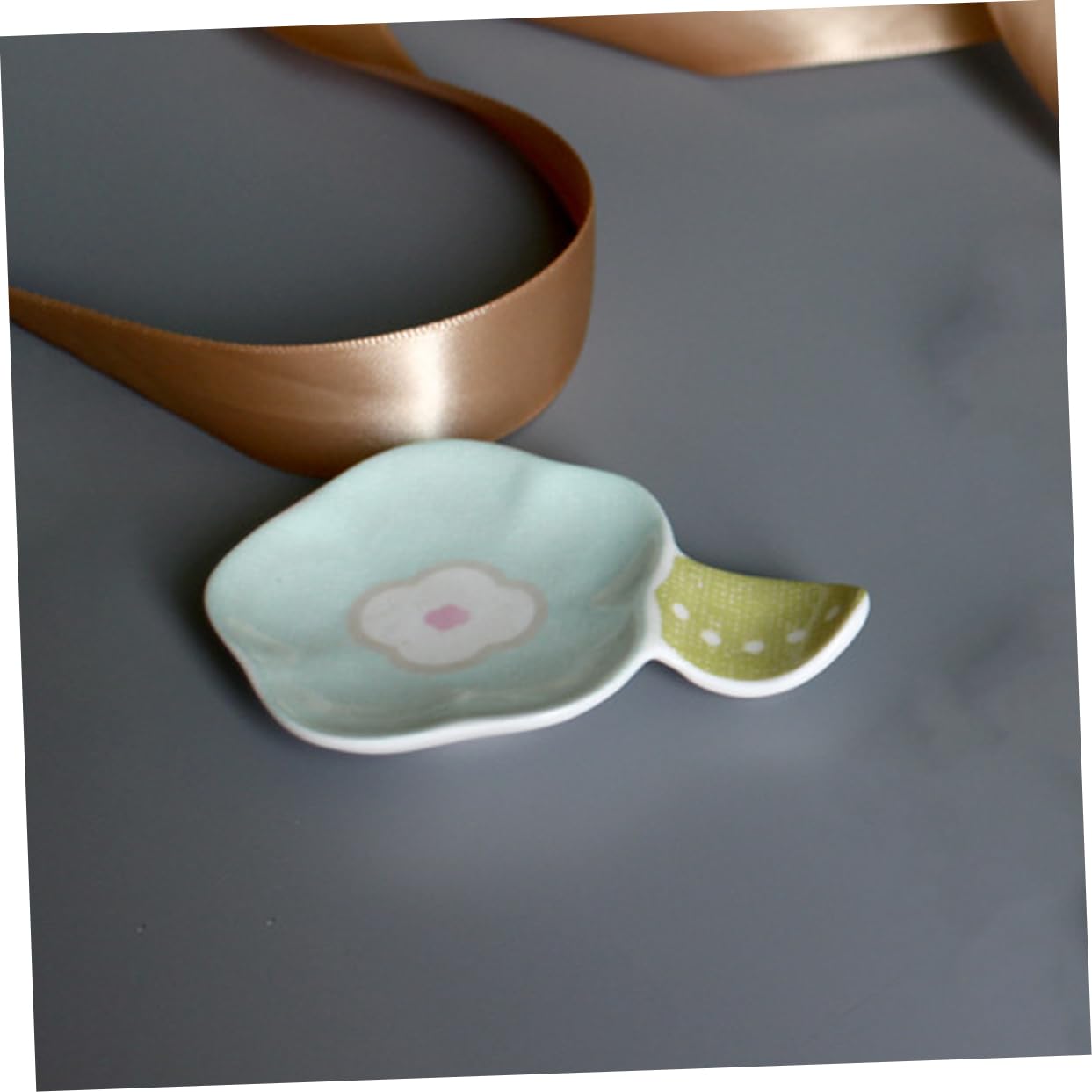 Housoutil 3pcs Spoon Holder Sushi Dish Dip Sauce Bowl Chopsticks Rests Holders Chopstick Stand Dessert Plate Snack Bowl Seasoning Bowl Dip Dish Chopstick Rest Condiment Dish Mini Ceramics
