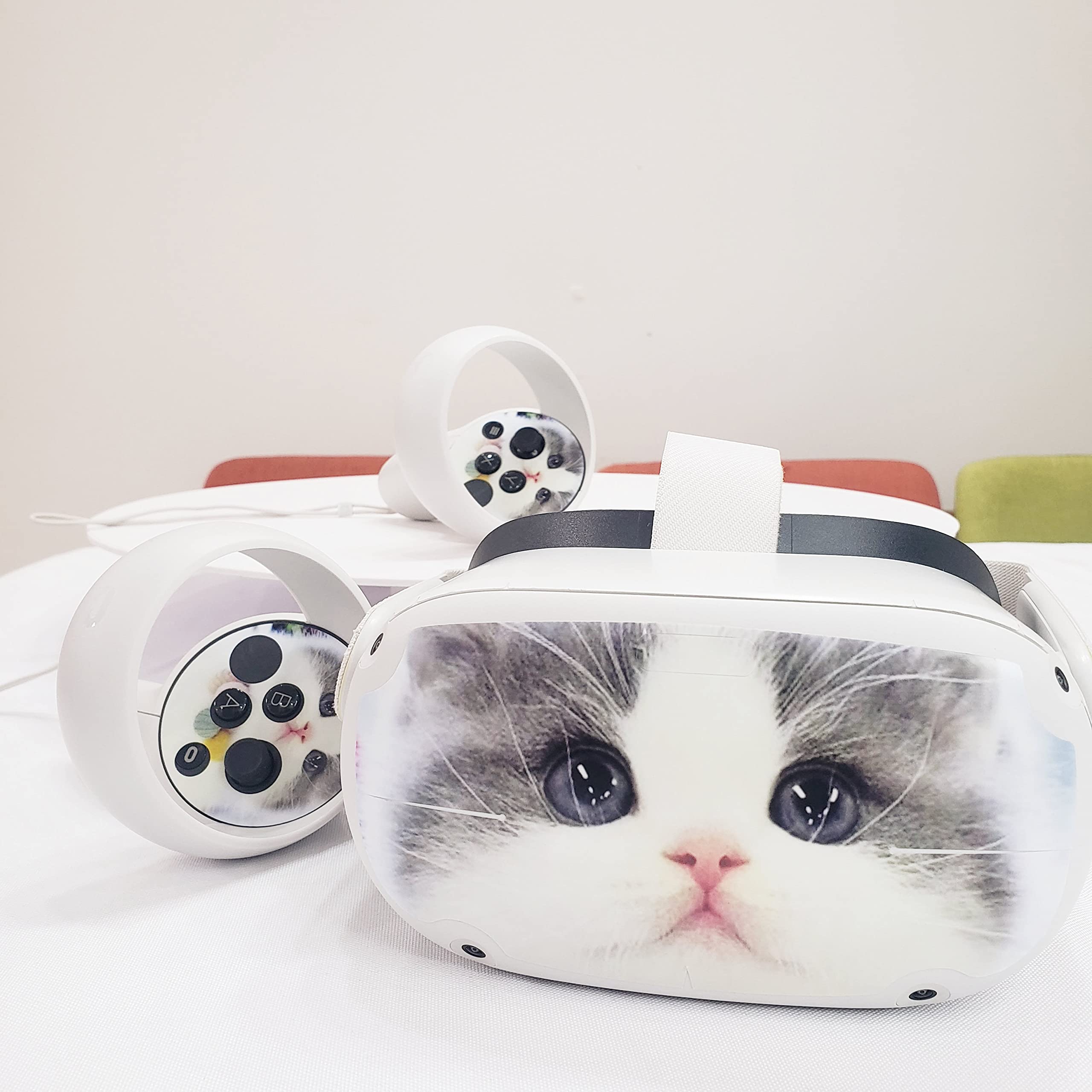 LCHH-VR Headset Skin Stickers Vinyl Decal Stickers Compatible with Oculus Quest 2, VR Headset and Controllers Virtual Reality Protective Decal Skin Quest2 Accessories (Corgi)