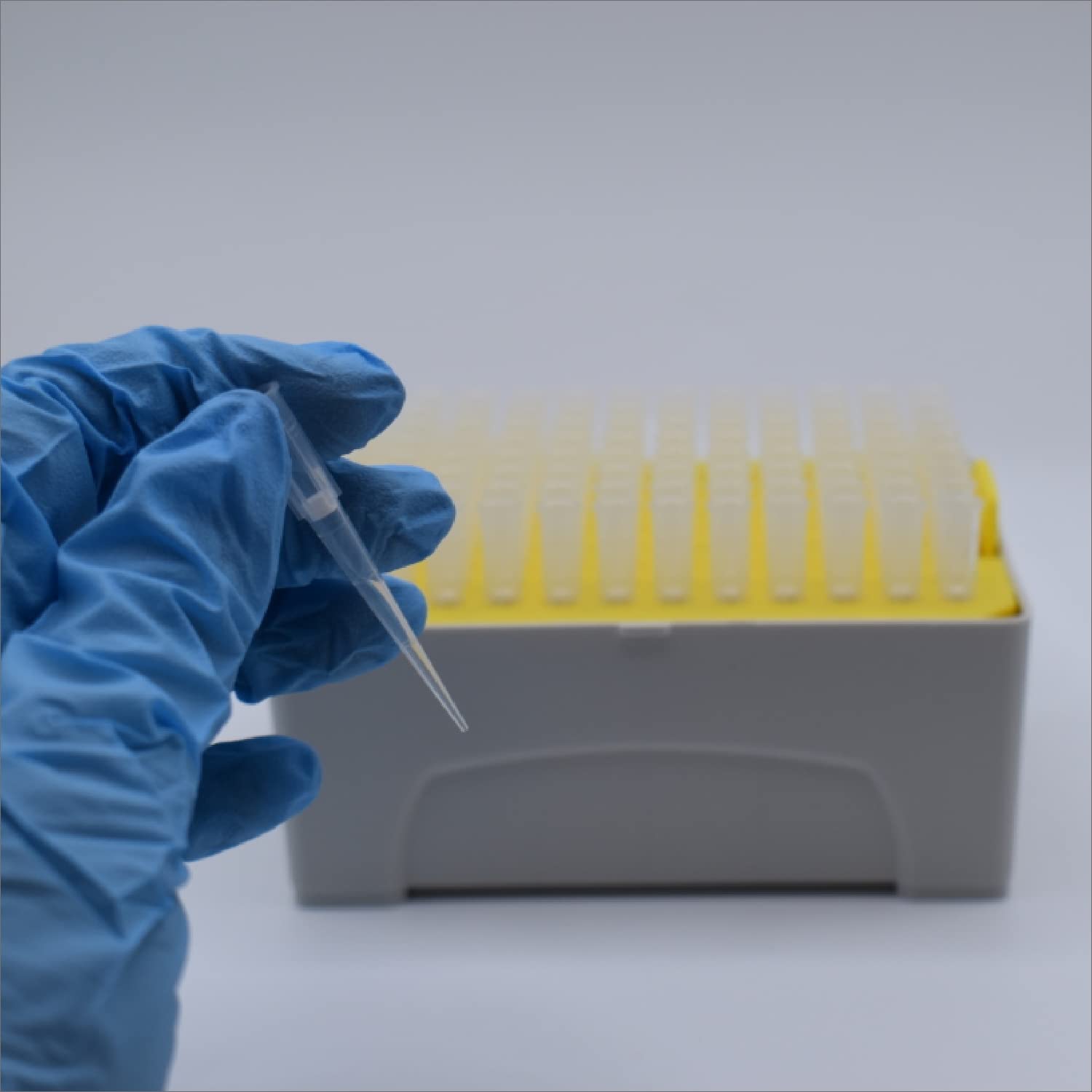 Marathon LS 100 μL Pipette Tips, Pack of 20 Racks (1920 Tips), Universal Sterile Pipette Filter Tips 100 μL, RNase/DNase-Free, Non-Pyrogenic, Low-Retention, Disposable, 96 Tips Per Rack
