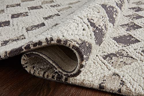 Justina Blakeney x Loloi Yeshaia Black/Neutral 3'-6" x 5'-6" Accent Rug