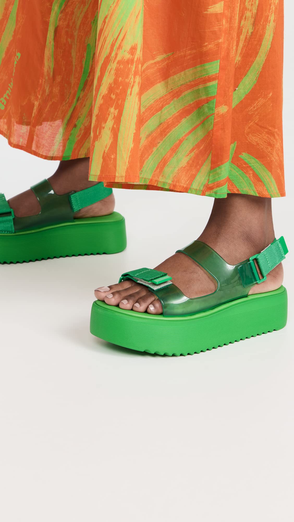 Melissa Women's Brave Papete Platform Sandals, Green, 9 Medium US
