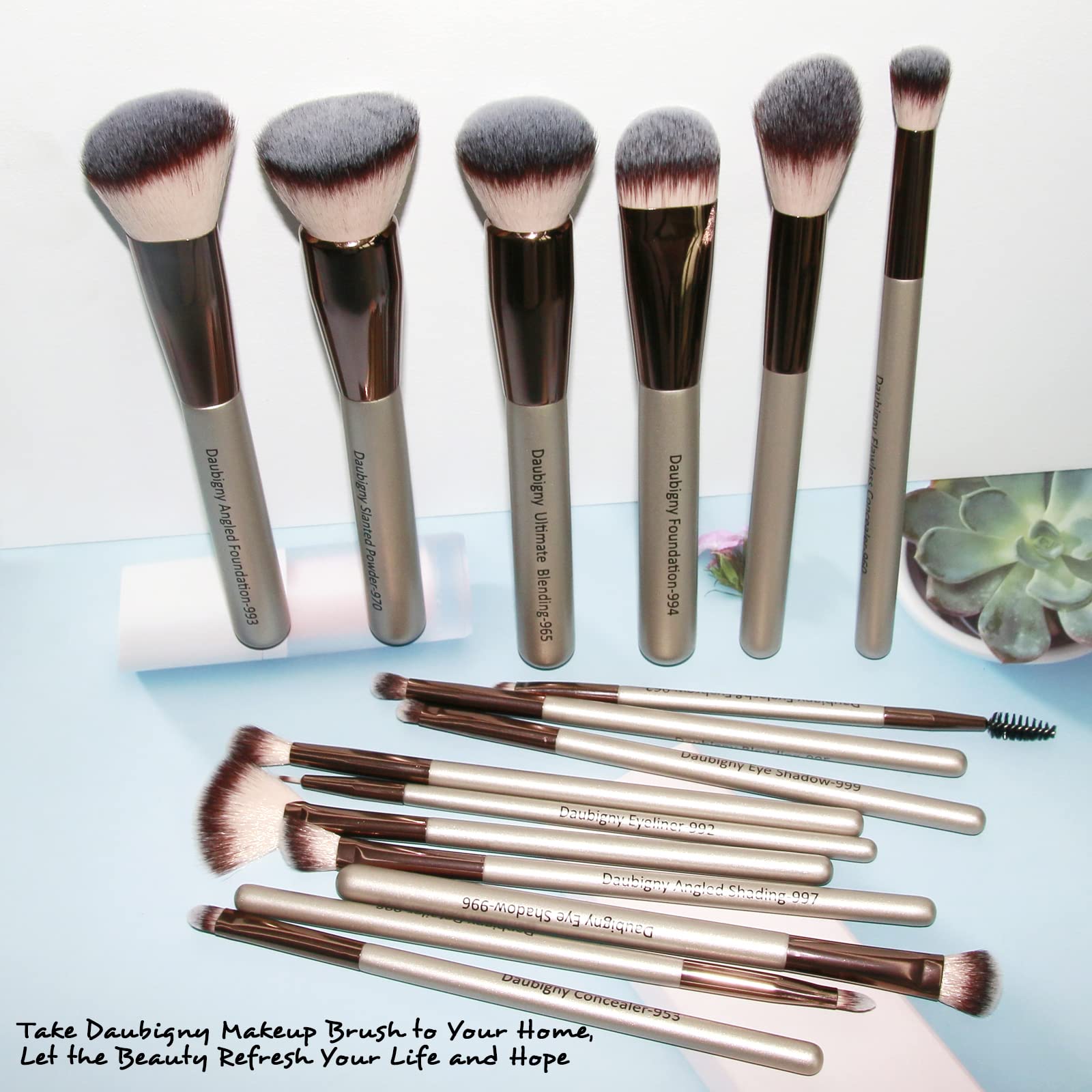 Makeup Brushes, Daubigny 16Pcs Complete Premium Synthetic Makeup Brush Set with Professional Foundation Brushes Powder Concealers Eye shadows Blush Makeup Brush for Perfect Makeup (Champagne Gold)