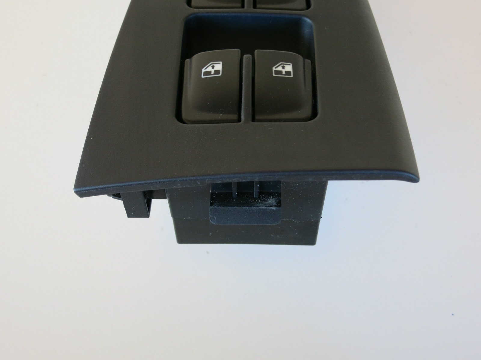 Genuine Hyundai 93570-2H110-7U Power Window Main Switch Assembly