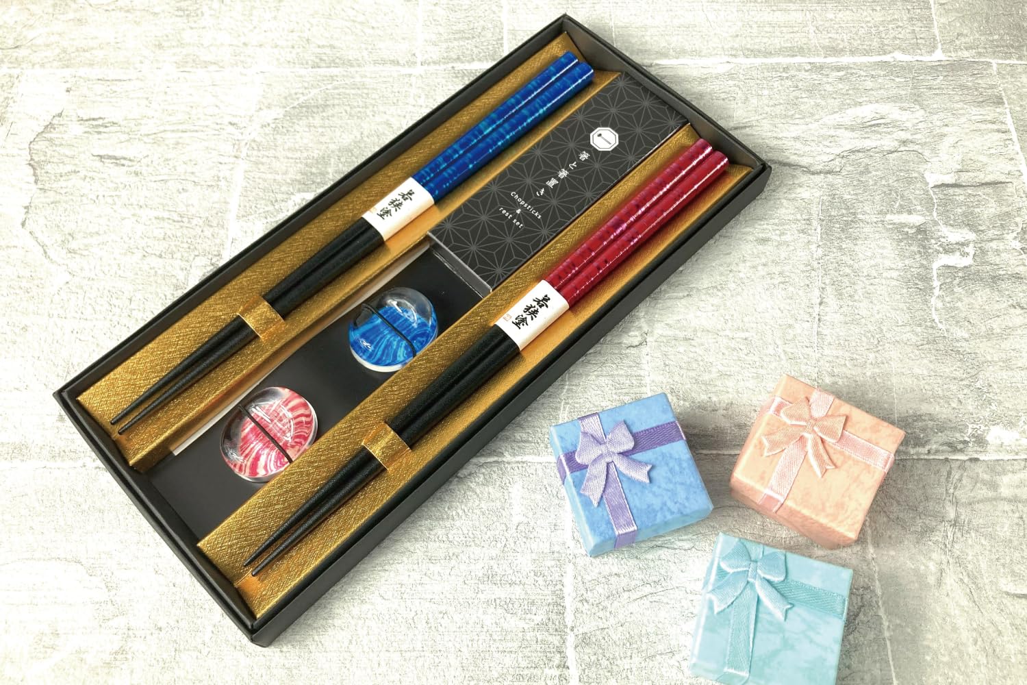 Premium Japanese Chopsticks Reusable with Chopsticks Rest Set of 2 Pairs[ Made in Japan ] Traditional Lacquer Art Wooden Chopsticks (Splashed Pattern BL/RD(MK026))