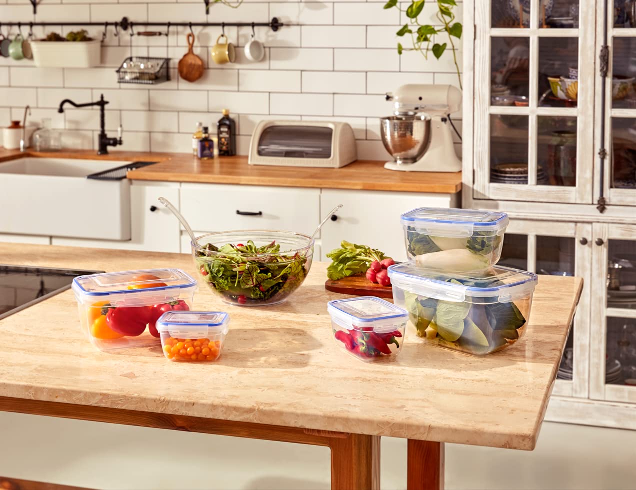 Large Plastic Food Storage Container with airtight Lid for Pantry, Fridge- 10 Cup, 80 Oz- BPA Free, Leakproof Sealed Container- Microwave, Dishwasher and Freezer Safe (Clear)