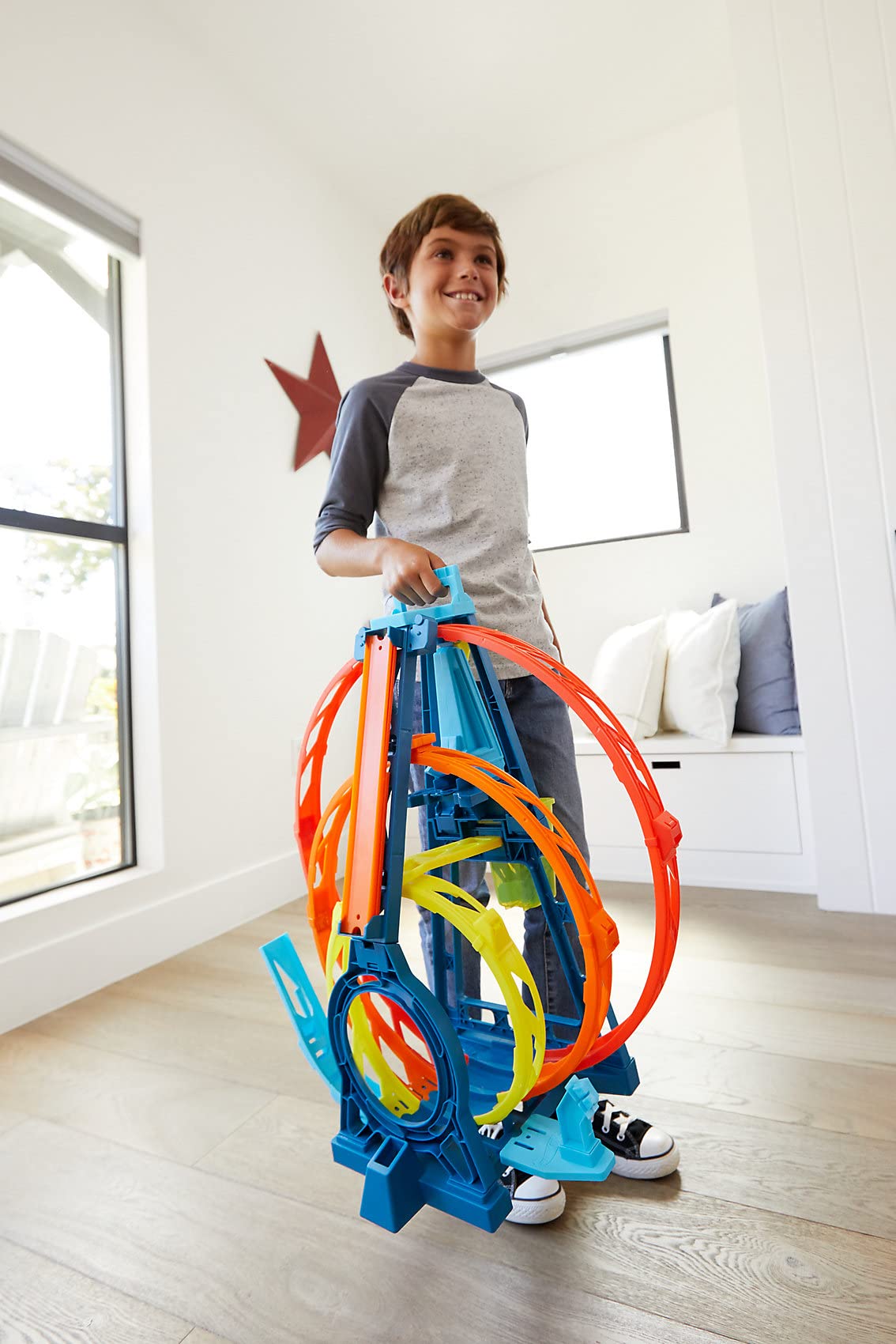 Hot Wheels Track Builder Triple Loop Stunt Loops Hot Wheels 1:64 scale Vehicles