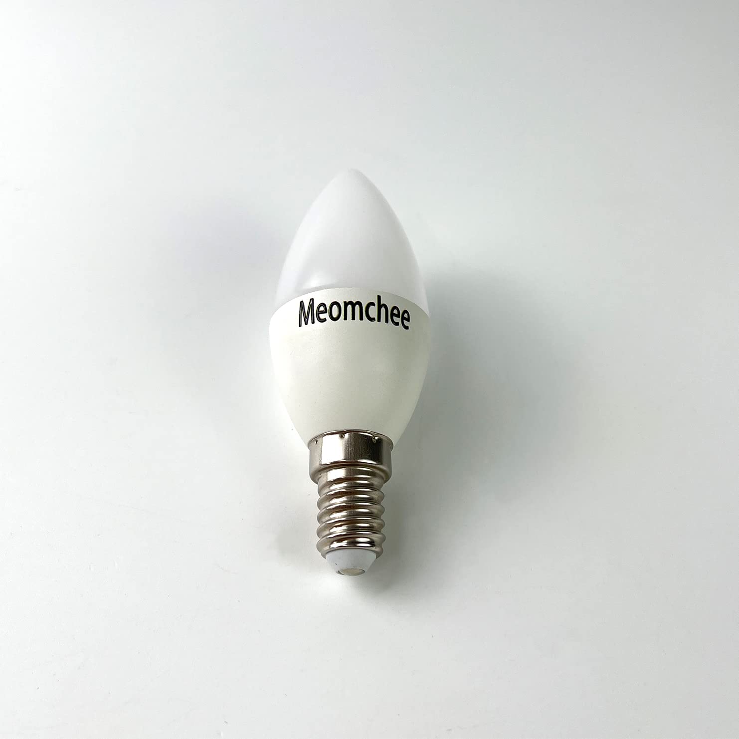 Meomchee Lamp bulbs, Daylight White 5000K, 6W Chandelier Light Bulbs 600 Lumens, B11 Candle lamp with Decorative Candelabra Base, Non-Dimmable
