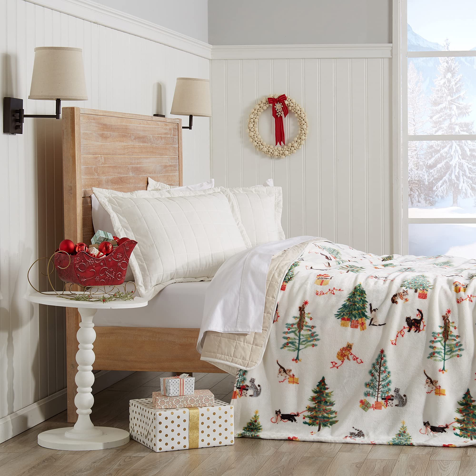 Great Bay Home Fuzzy Velvet Throw Blanket | Very Soft Velvet Plush Lodge and Camping 50"x70" Throw Blanket | Rustic Bear Printed Fluffy Throw | Elk Lodge Collection