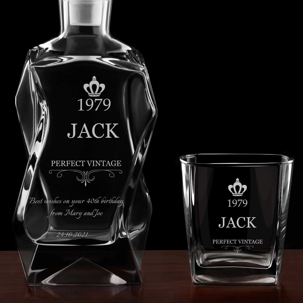 Maverton Whiskey decanter set with 2 glasses for man - Personalized liquor dispenser for him - Whisky carafe for Birthday - 3 piece set for whiskey lovers - PERFECT