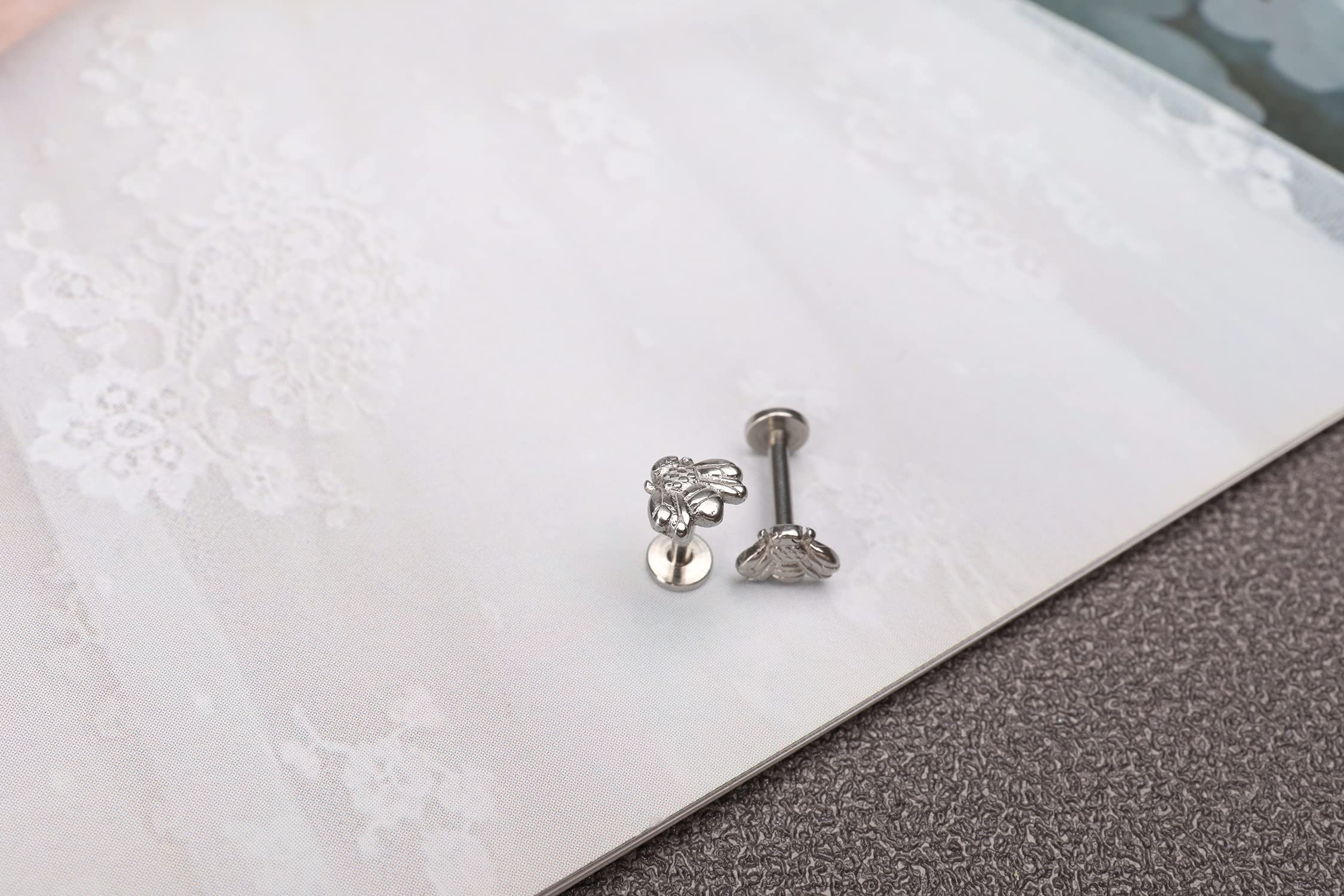 JINSAWW 16G Bee Internally Threaded Labret Stud Stainless Steel Ear Cartilage Helix Tragus Conch Flat Back Piercing Stud Body Jewelery