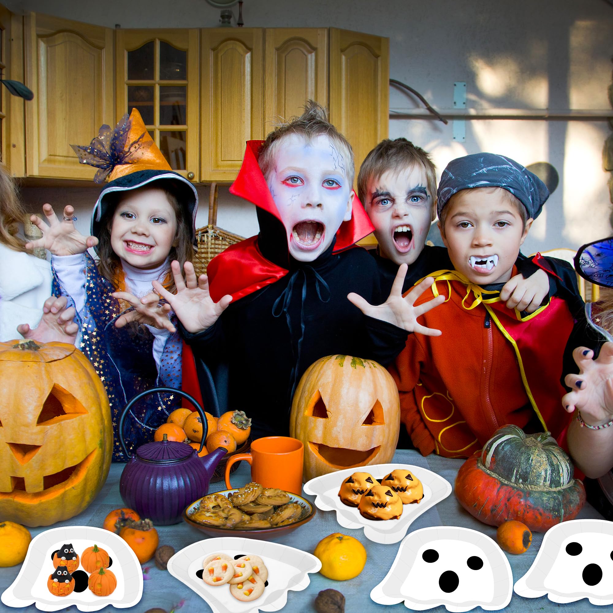 QZYL 50 PCS Halloween Plates, 7.6'' X 6.8'' Ghost Plates, Disposable Halloween Paper Plates with Ghost Design, White Halloween Party Plates for Halloween Decorations Party Supplies Decor Ghost Decor