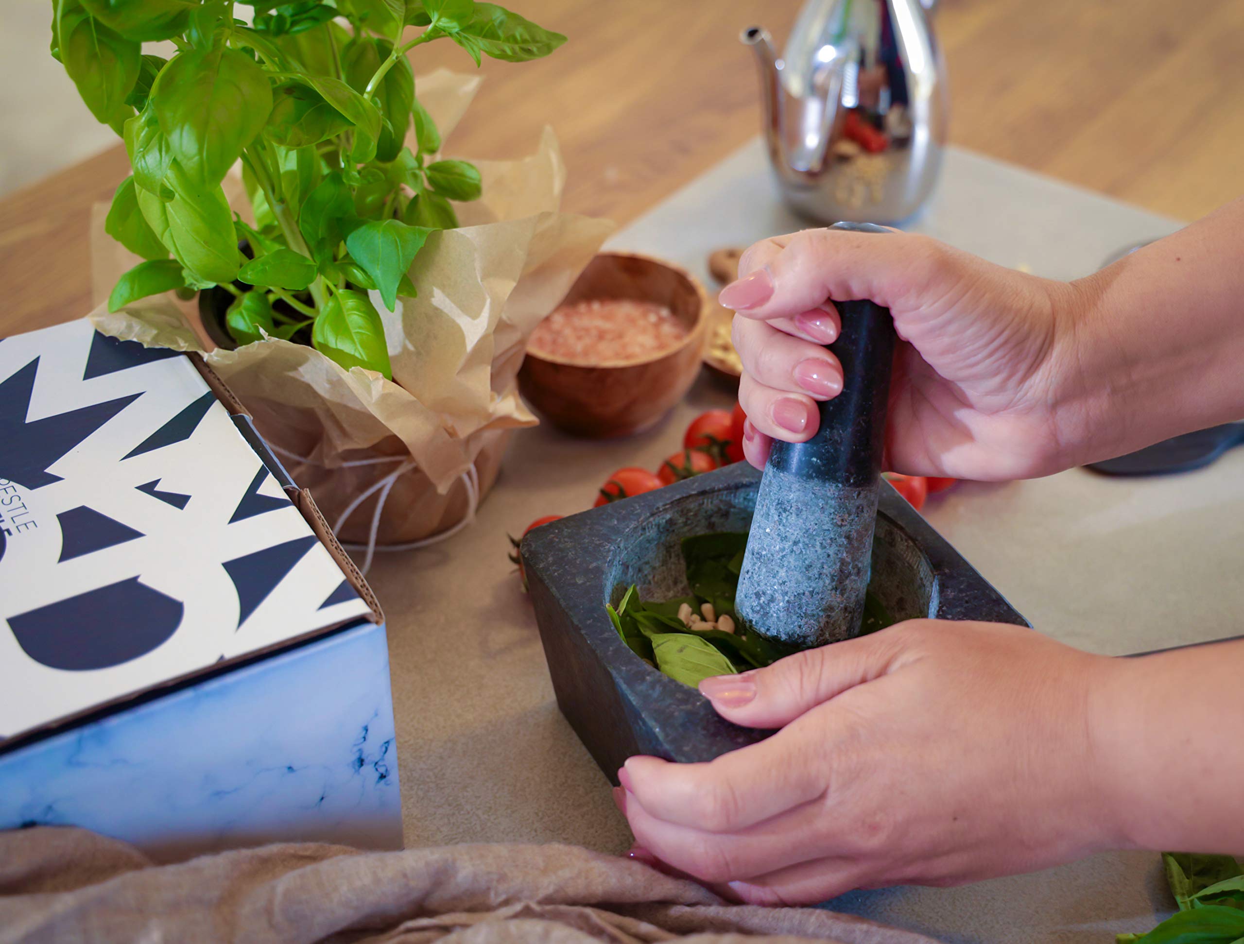 Large Mortar and Pestle Set with Garlic Peeler, Avocado Slicer and Spatula – Authentic Granite Stone Mexican Molcajetes Mortar and Pestle – Ideal for Grinding Spices and Herbs - Grinder - Crusher