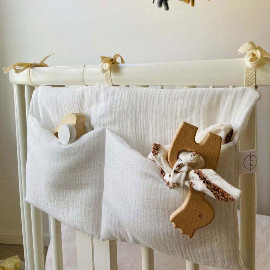 Multi-Use Organizer Storage Bag Diaper Holder Crib Organizer Nursery Bag Hanging 2 Pockets for Diapers, White