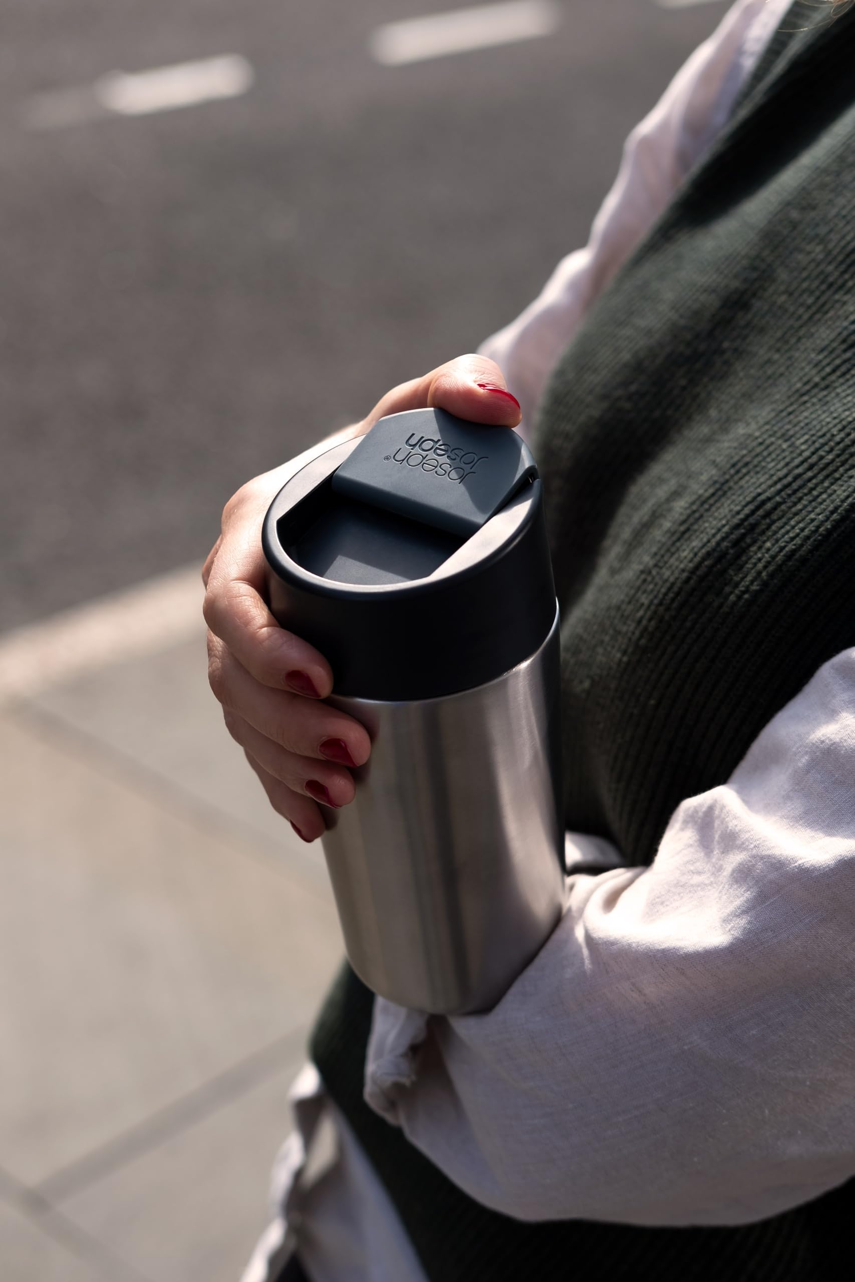 Joseph Joseph Sipp Stainless Steel Insulated Travel mug, Hygienic Leakproof reusable Vacuum thermal mug, Coffee & Tea Insulated Cup - 16 fl. oz