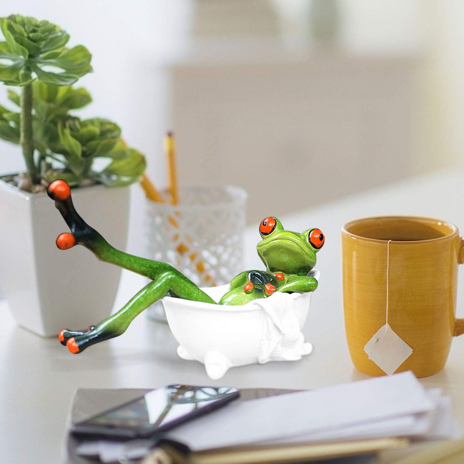 HAPTIME Frog Figurine Decor, A Frog Lying in The Bathtub, Frog Sculpture Statue, Creative Craft Resin, Great for Desk Bathroom Home Decoration (5.3 inch)