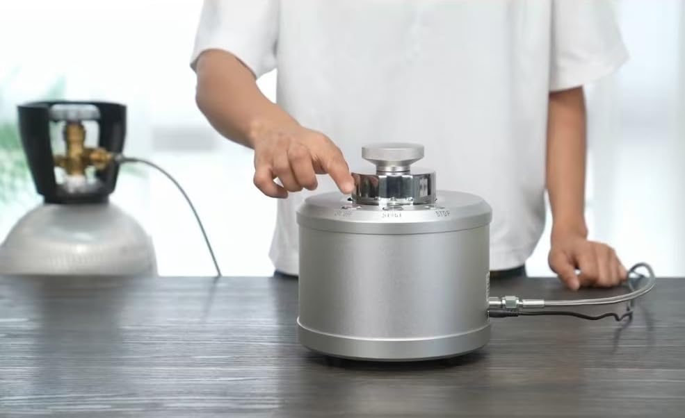 Smart Dry Ice Maker Portable Dry Ice Machine Mini Dry Ice Machine Dry Ice for Smoke Effect Food and Meats Preserving Seafood Tissue Preservation Chill Beer or Wine