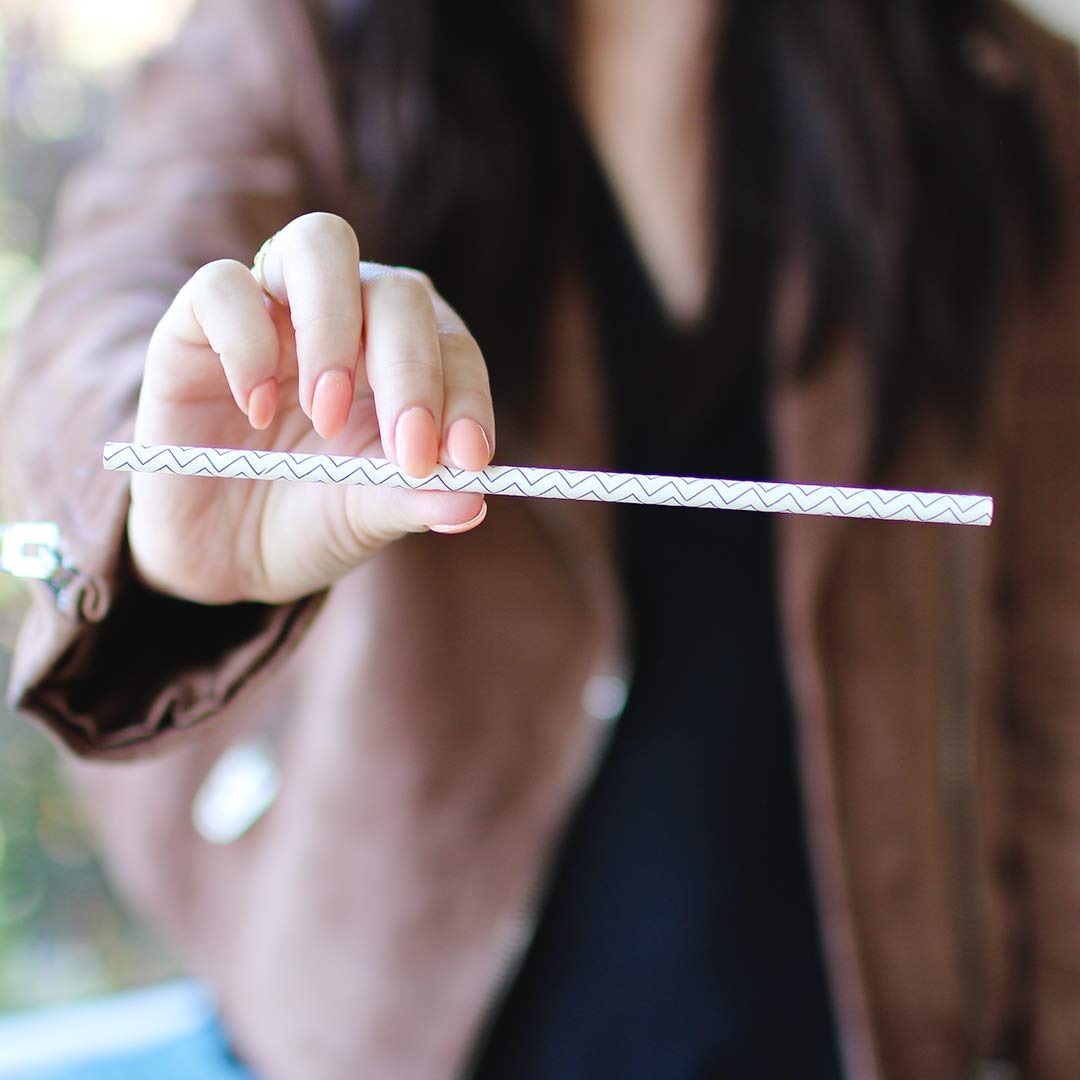Lunchskins 50-Pack Chevron Blue Long-Lasting Biodegradable Paper Straws – Odor + Taste-Free - Eco- Friendly Straws for water, Juice, Soda, Cocktails, Shakes, Smoothies and more