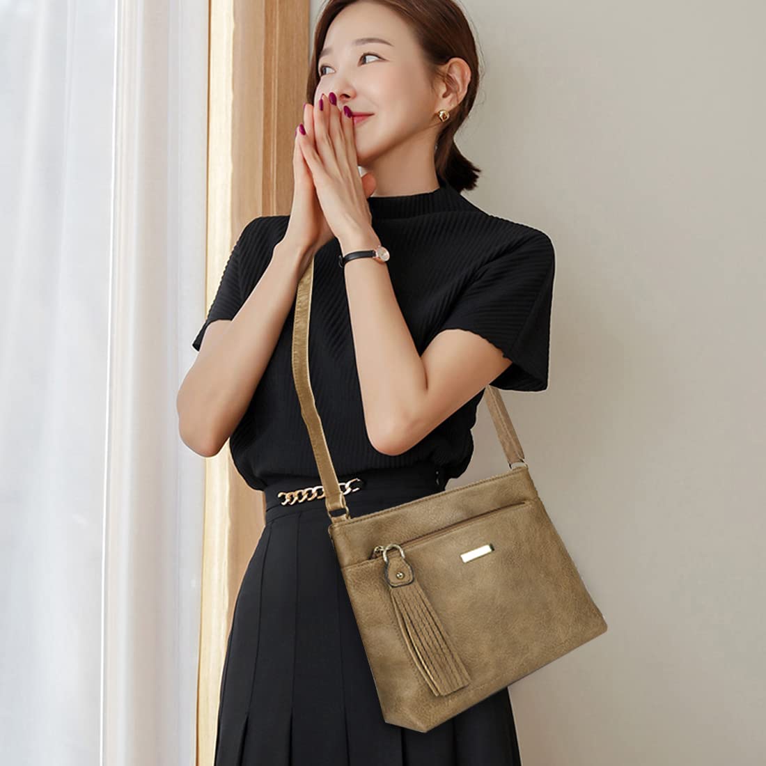 Medium Sized Retro Style Hobo Bag Zipper Shoulder Purse with Tassel Decoration Crossbody Handbag for Women (Brown)