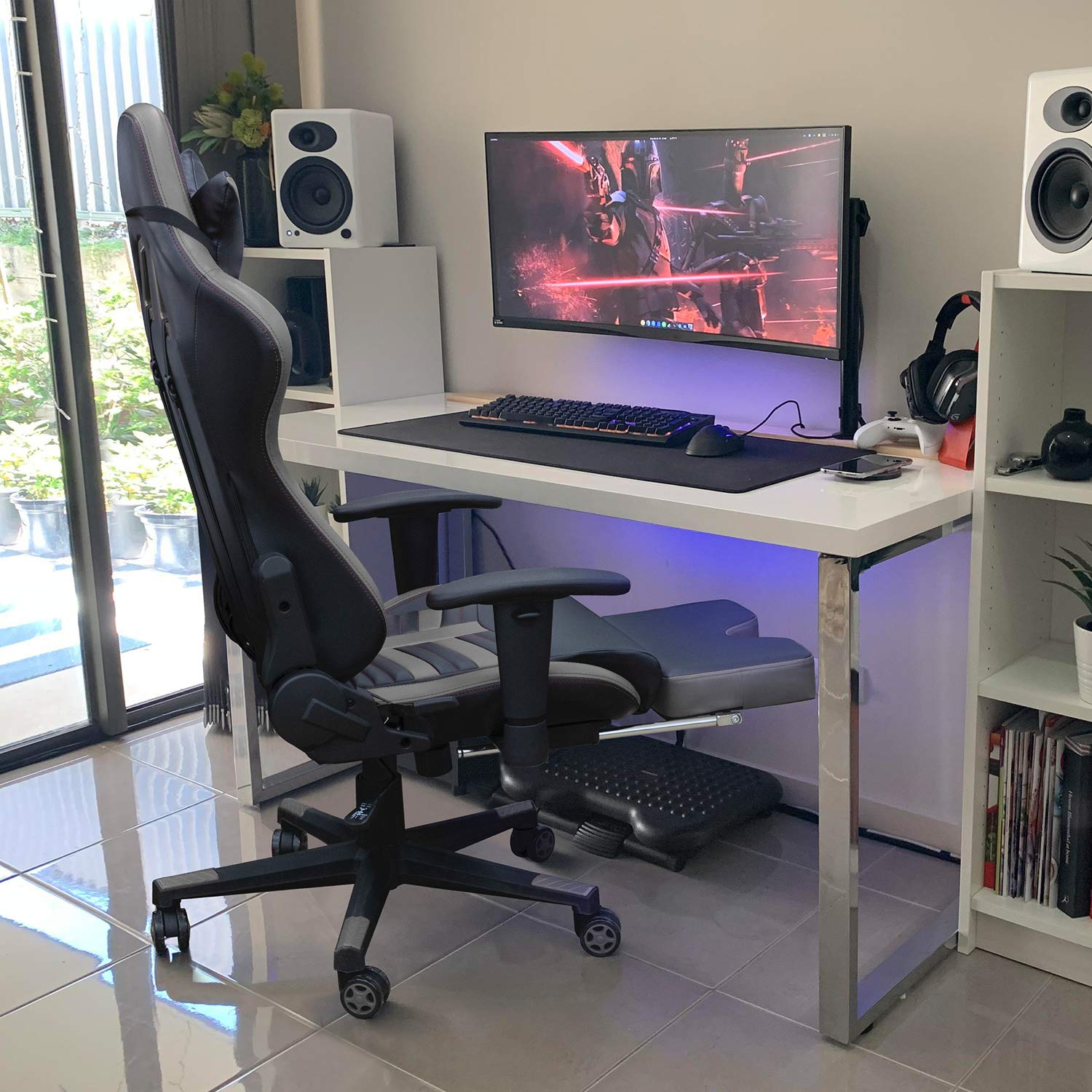 Homall Ergonomic High-Back Racing Chair | Leather Bucket Seat, Headrest, Footrest and Lumbar Support | Black & White