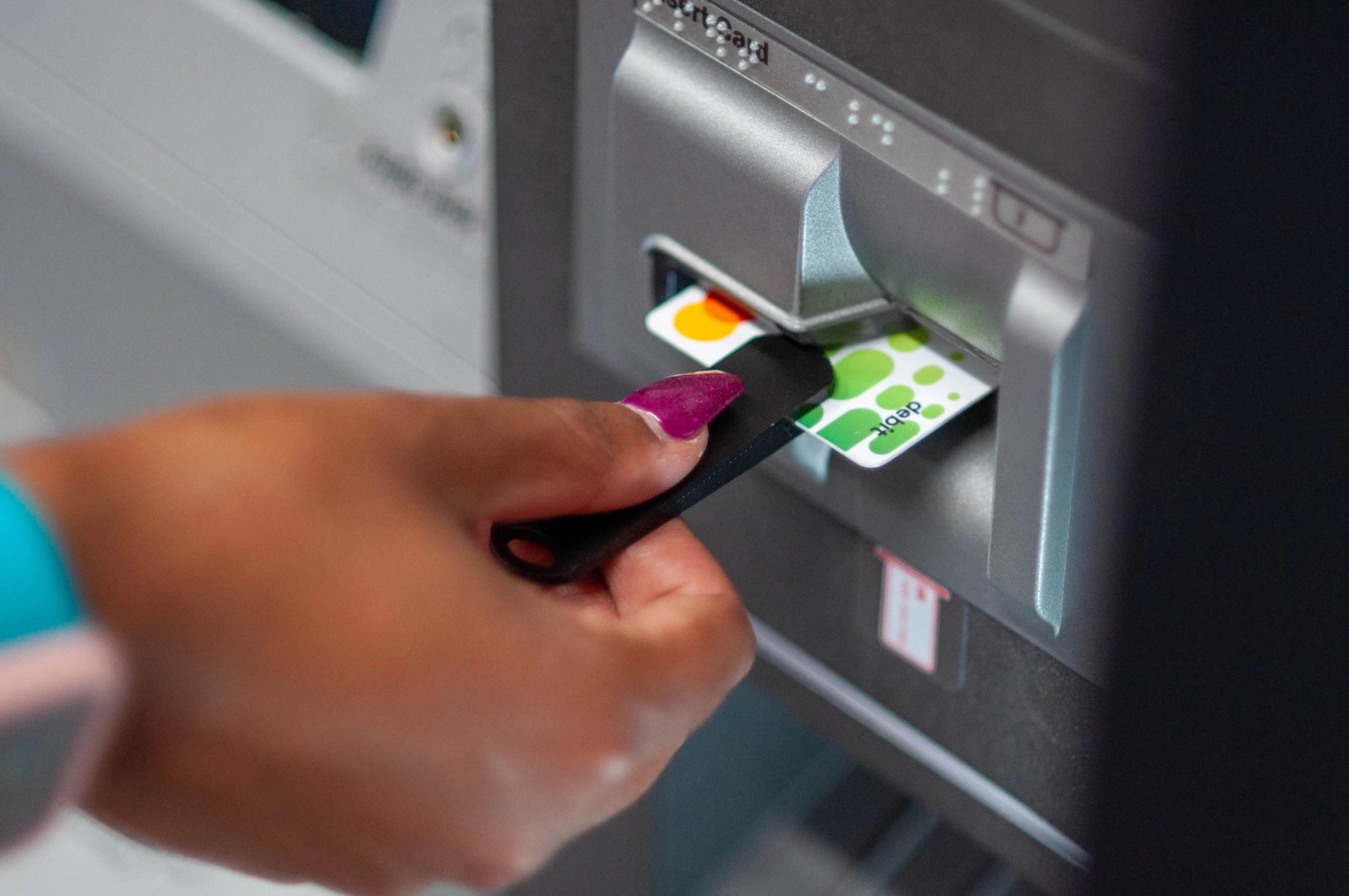 NailSafe: Card Grabber Card Clip for Long Nails, Acrylic Debit Bank Card Grabber, Functions as a Nail, Keyring Opener, can Opener