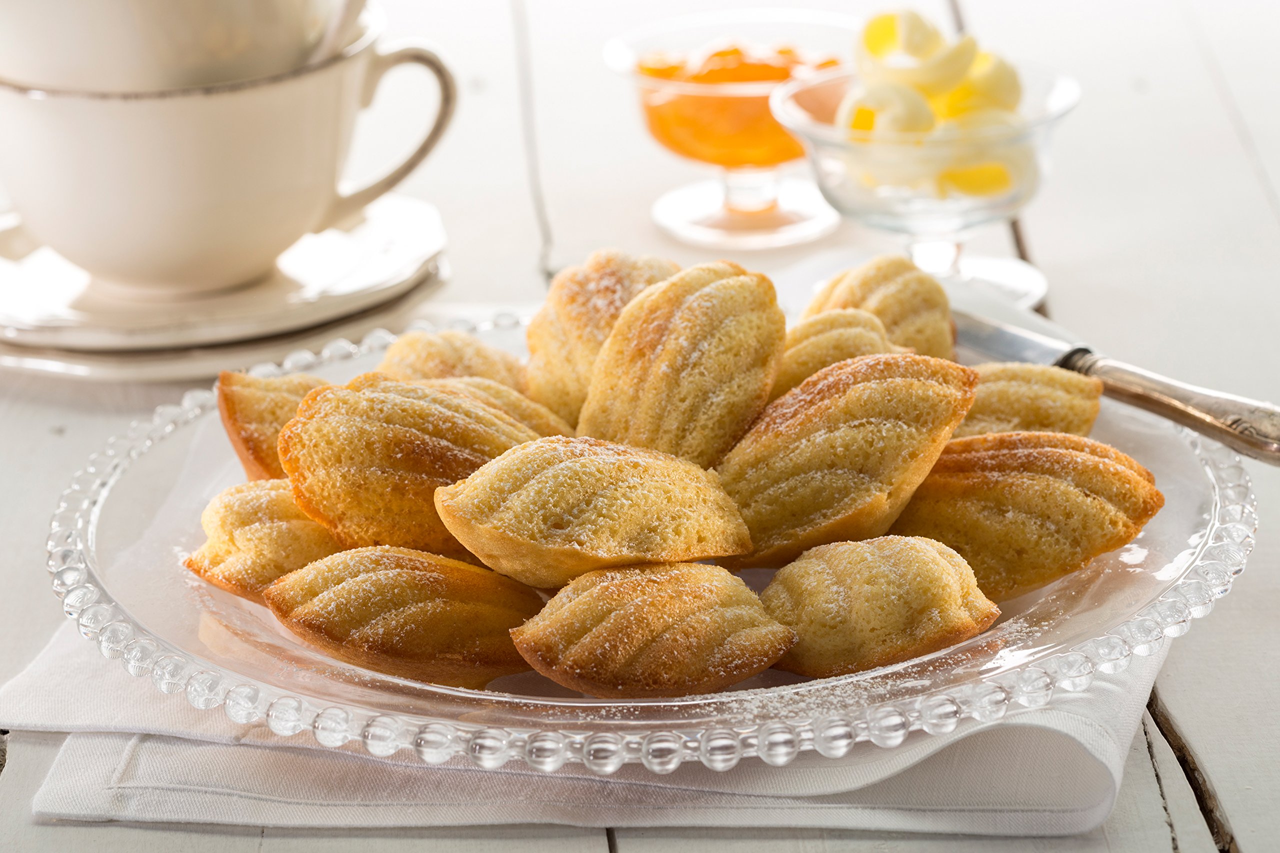 Lekue Red Silicone 9-Cup Madeleine Mold
