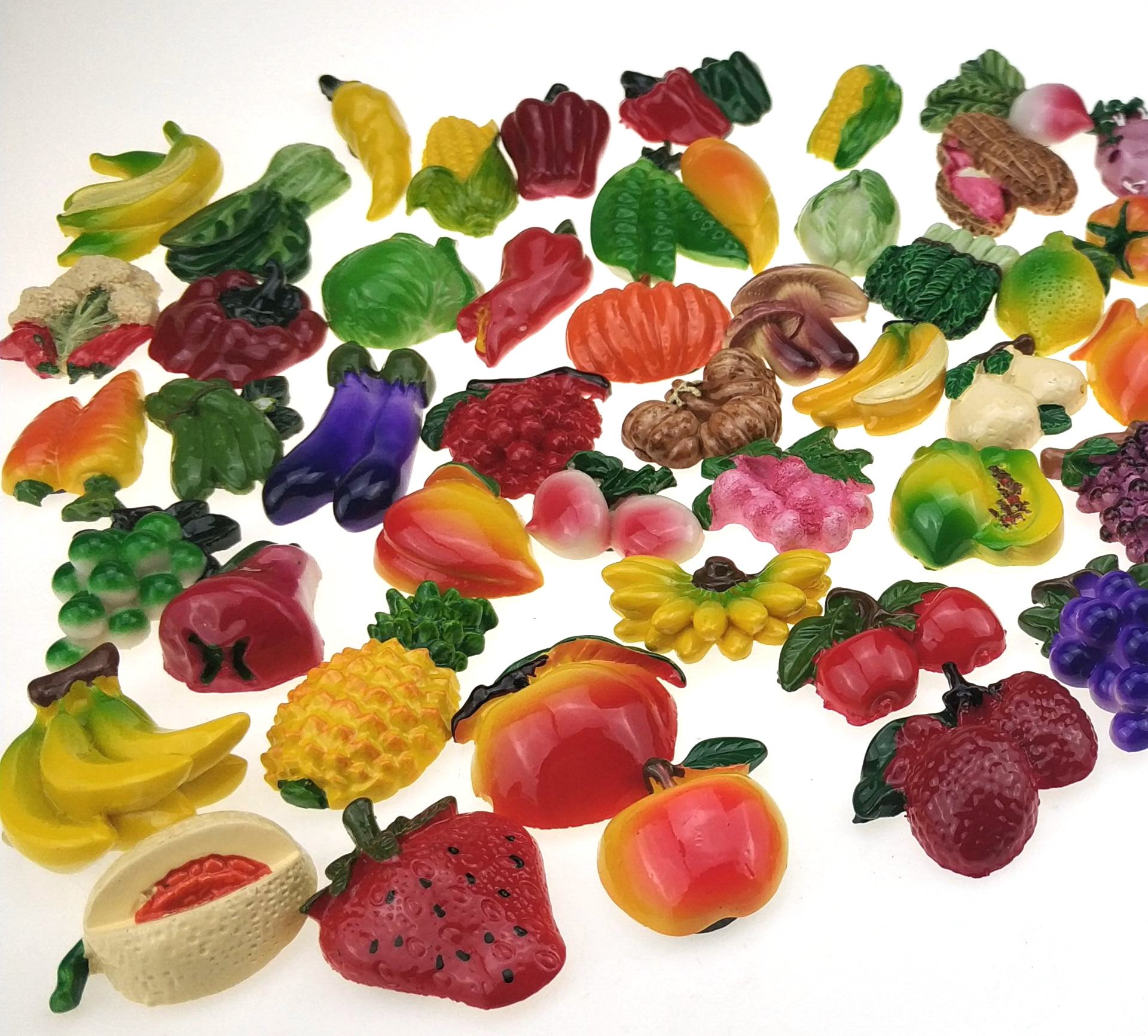 Miswee random 12Pcs creative 3D resin fruit vegetables fridge magnets funny cute decoration refrigerator magnet accessories office school whiteboard magnet (Random 12 styles (vegetables and fruits))